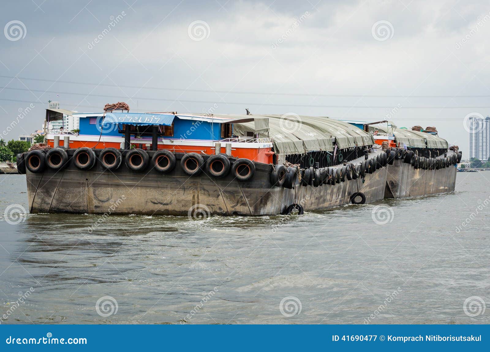 Sand tank ship. editorial photography. Image of ship - 41690477