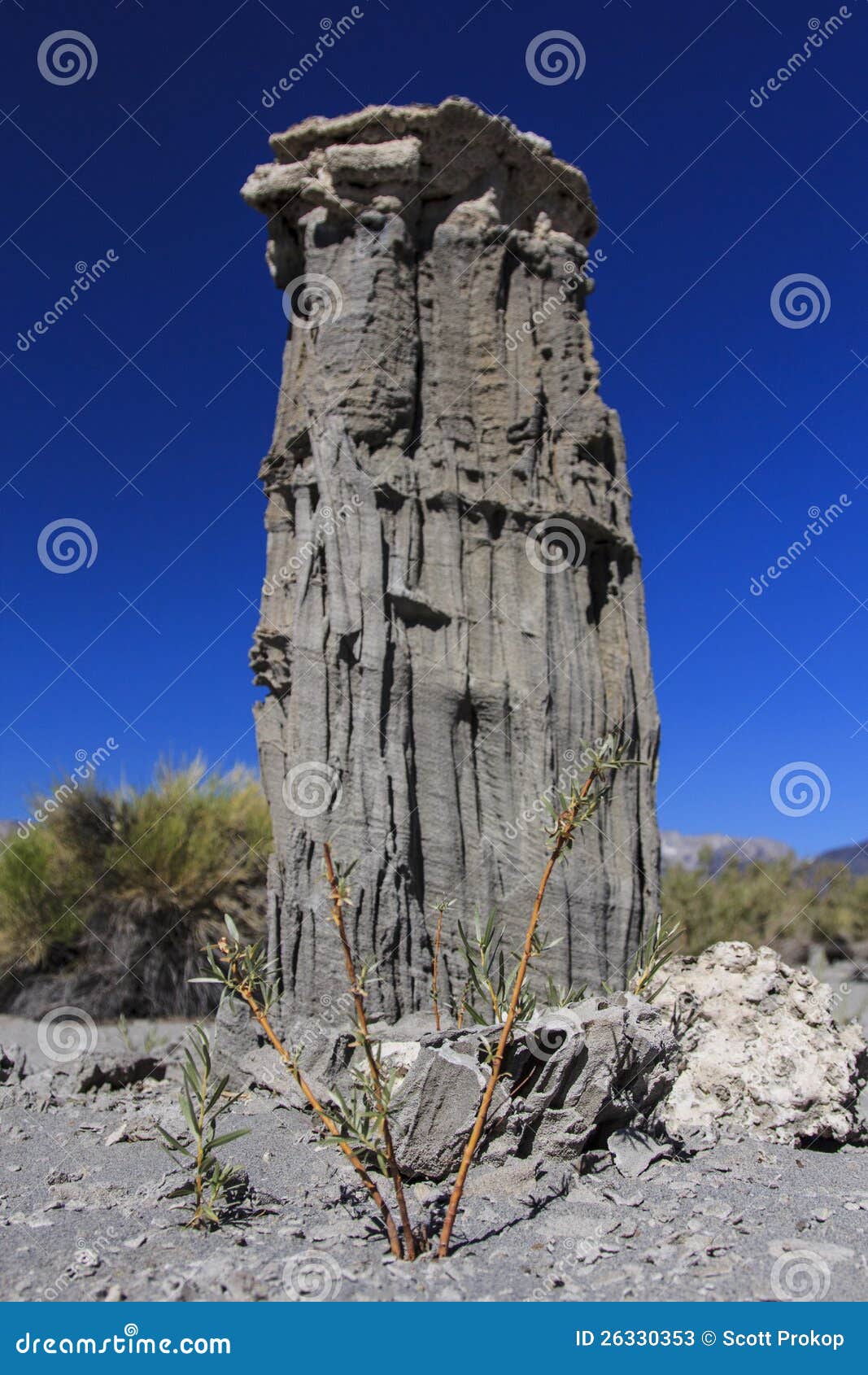 Sand Tufas at Mono Lake stock image. Image of rock, formation - 26330353