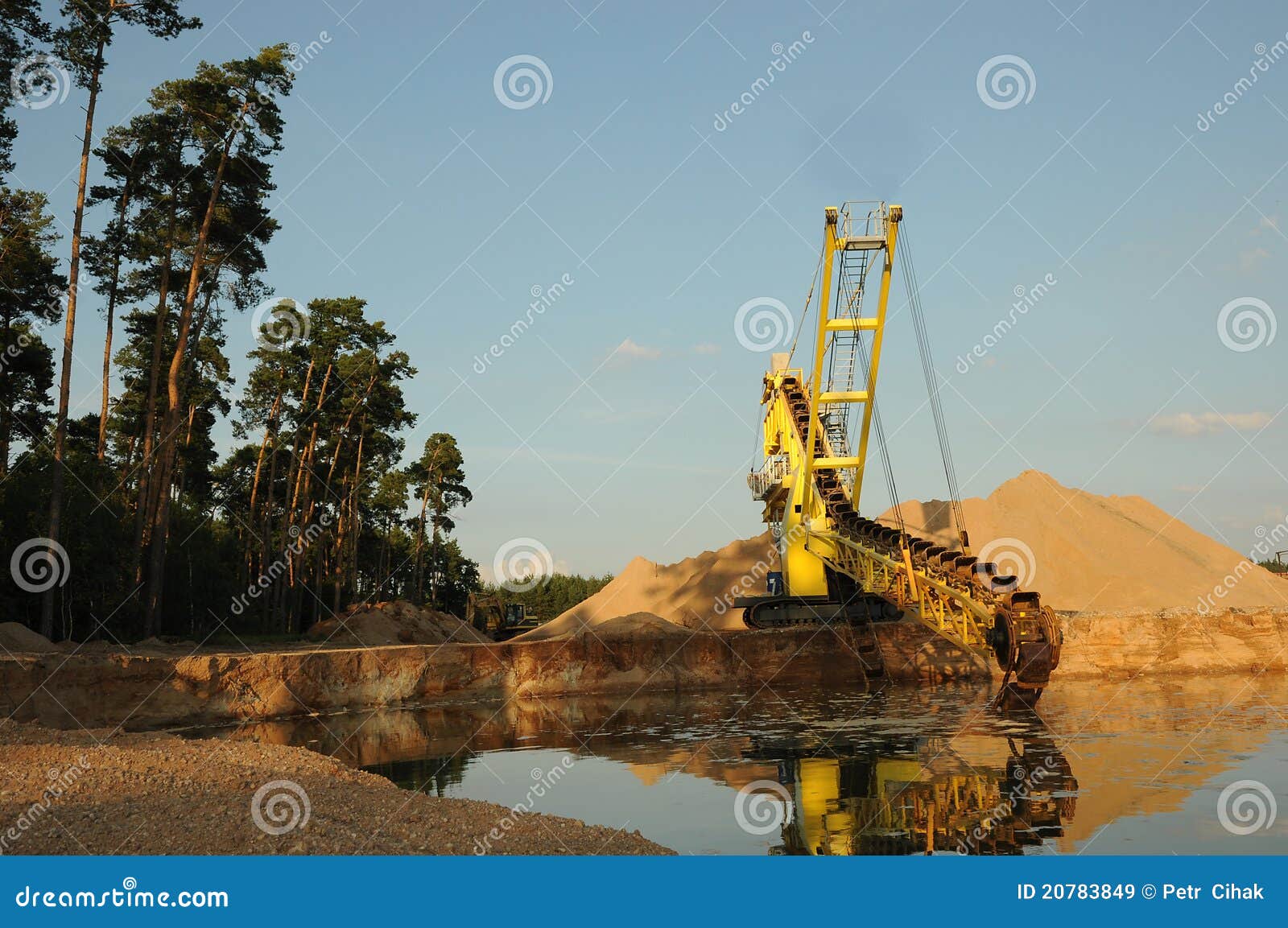 Sandbagger an Der Arbeitsstelle Stockbild - Bild von grube, speicher ...