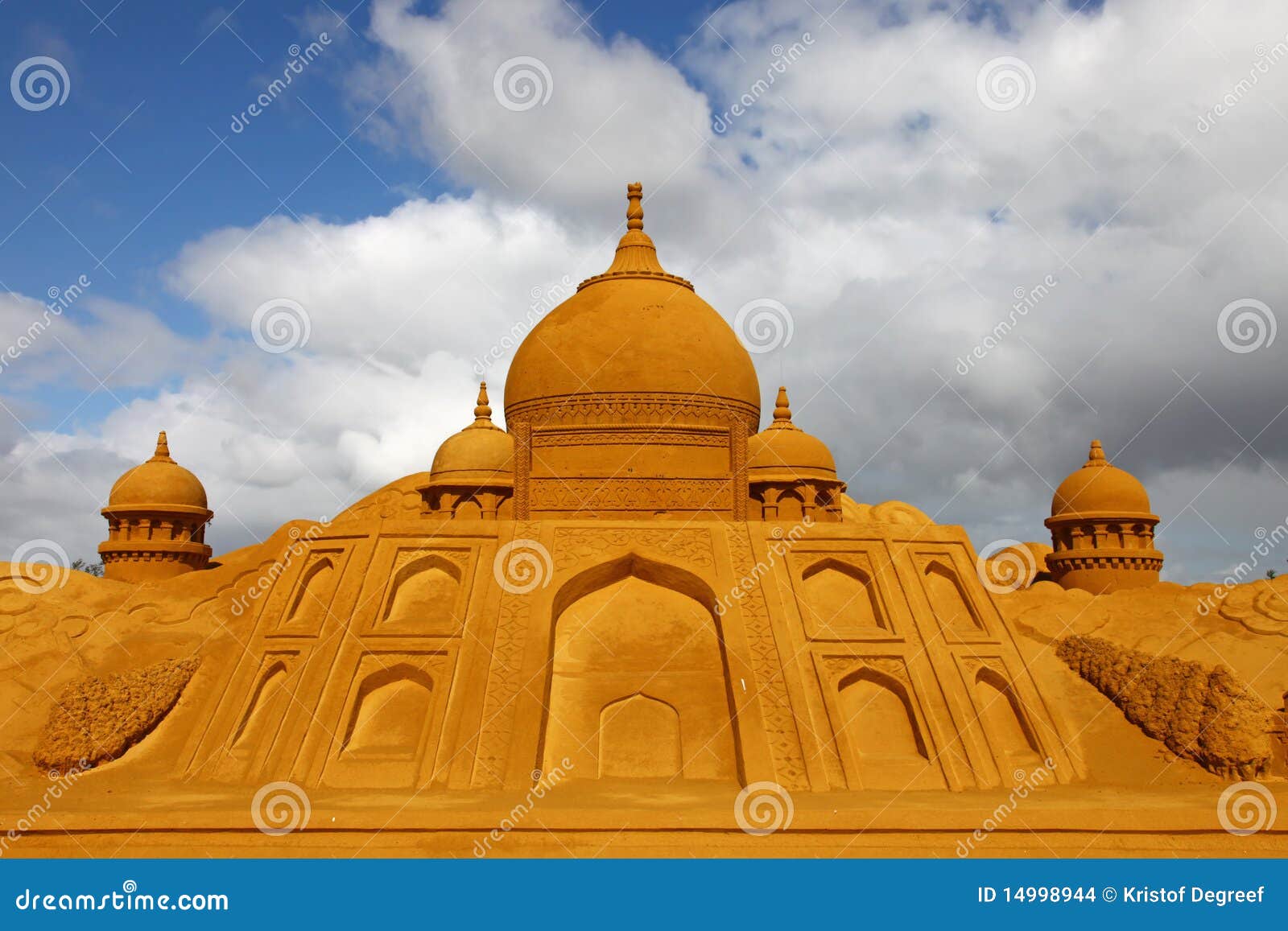 Sandcastle of Taj Mahal stock photo. Image of sculpture - 14998944