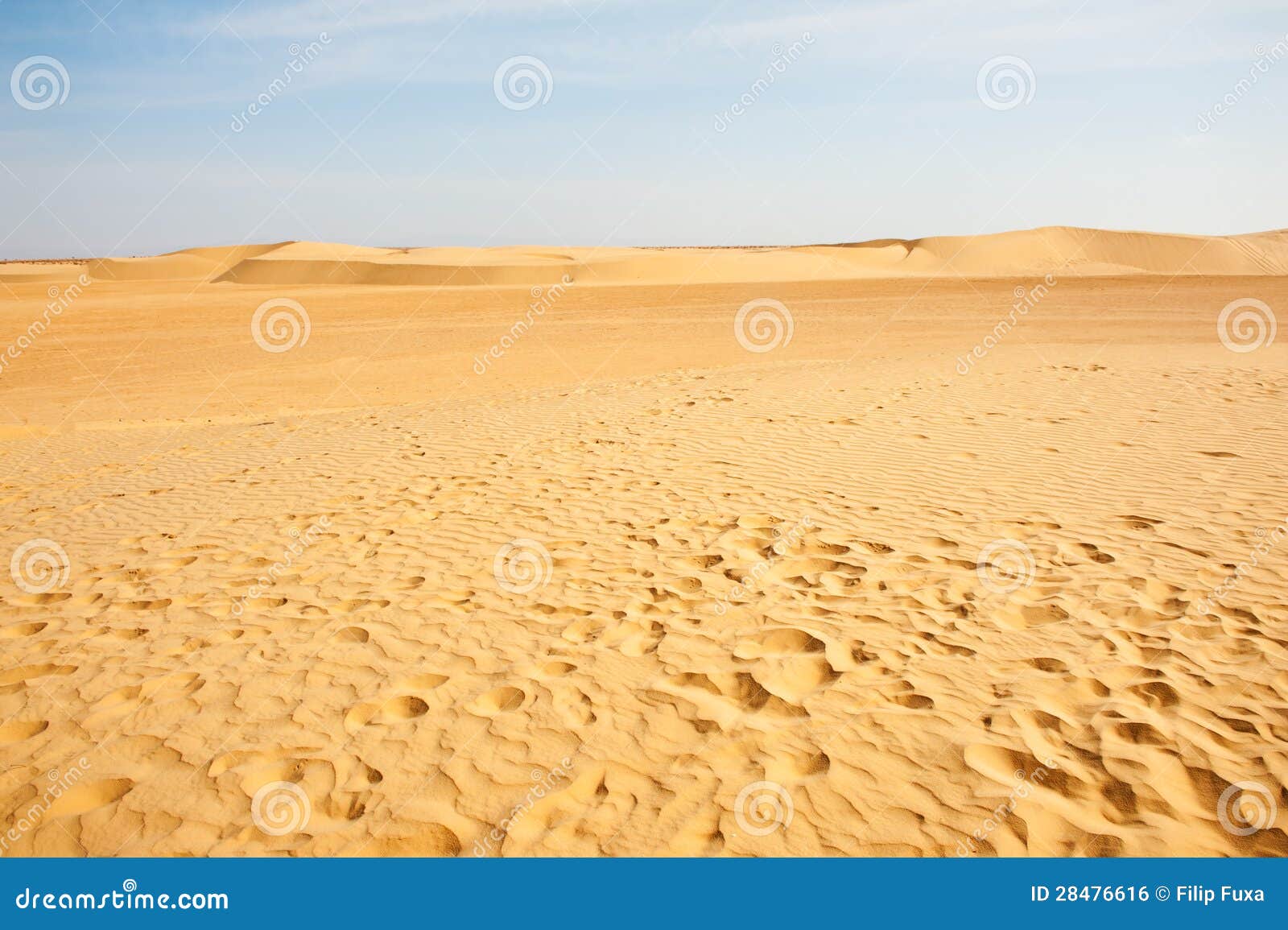 Sanddyner i Sahara arkivfoto. Bild av himmel, extremt - 28476616