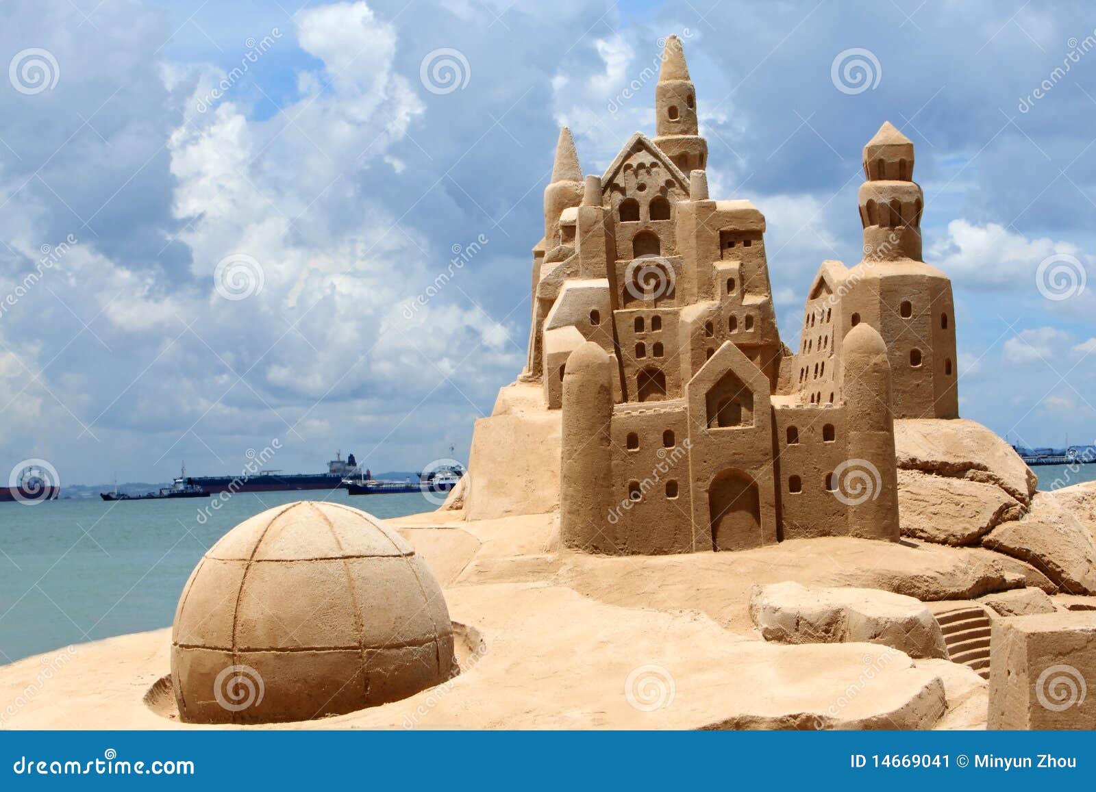 Sandschloß stockbild. Bild von strand, küste, kunst, königreich - 14669041