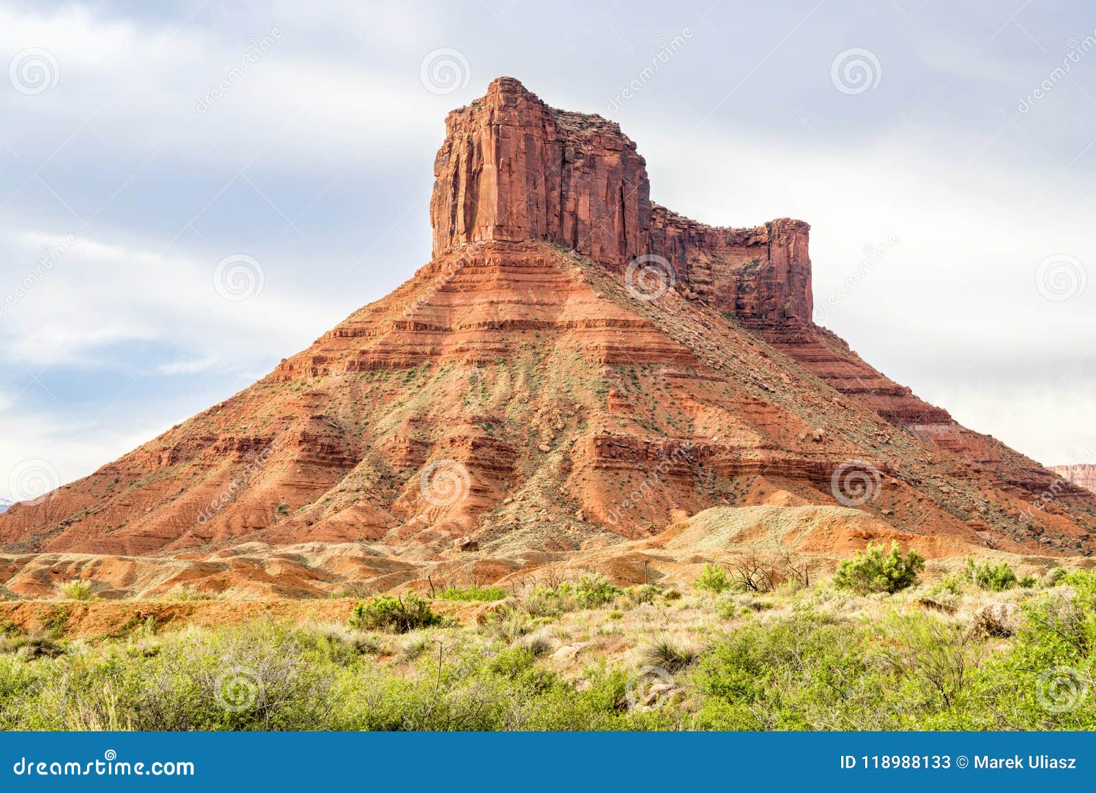 Sandstone butte in Utah stock image. Image of rock, valley - 118988133
