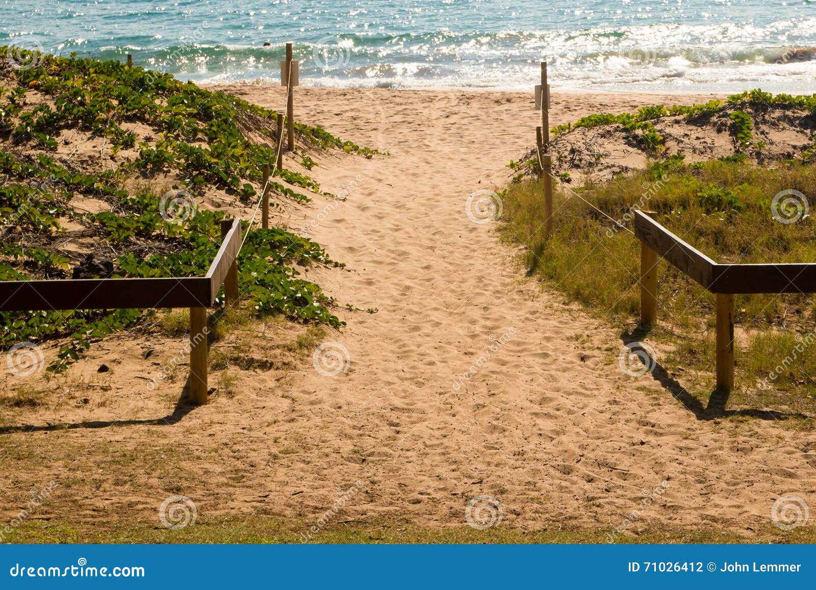 Sandy Beach Walkway photo stock. Image du extérieur, océan - 71026412
