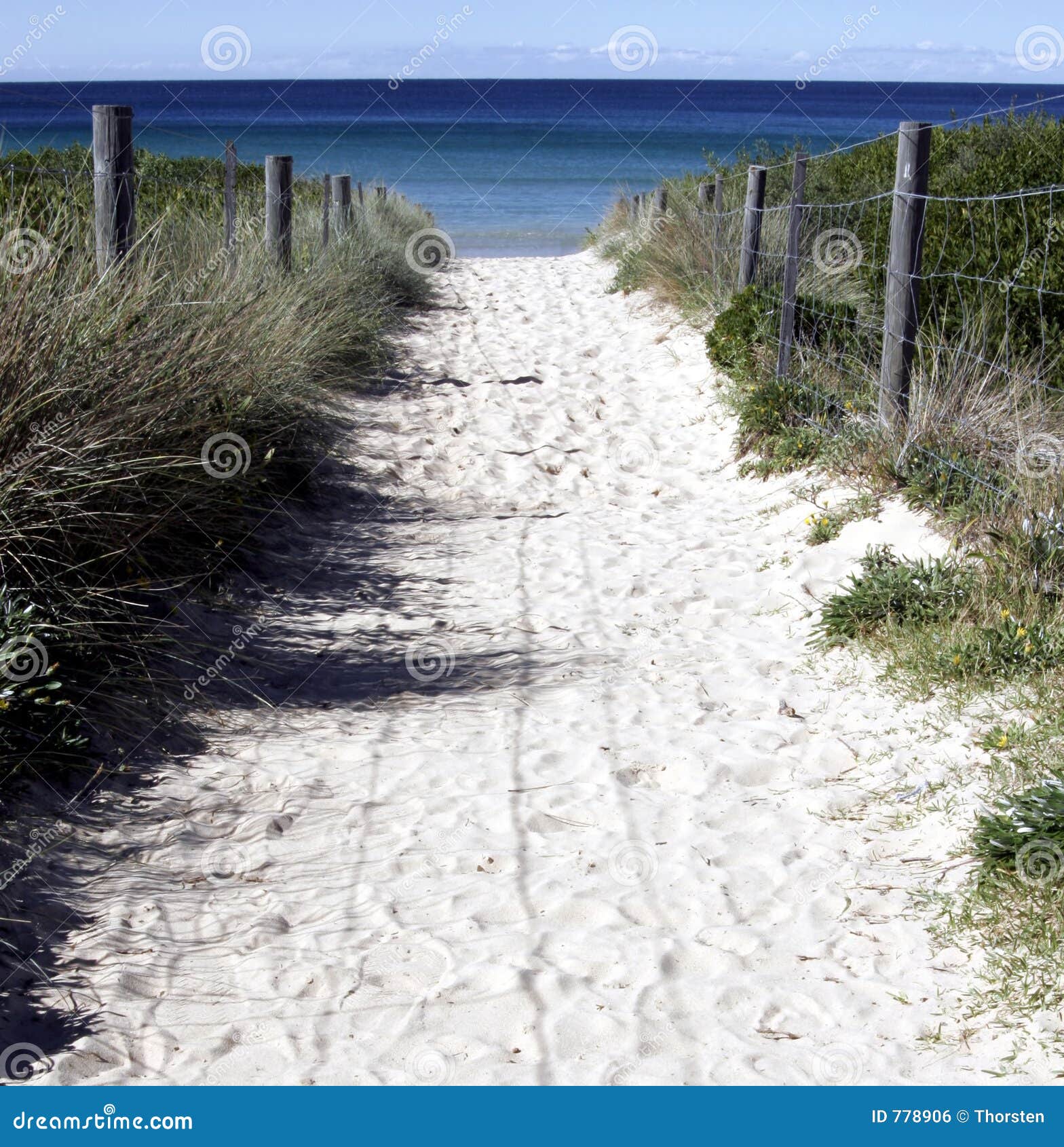 Sandy-Pfad zum Strand stockfoto. Bild von ankunft, meer - 778906