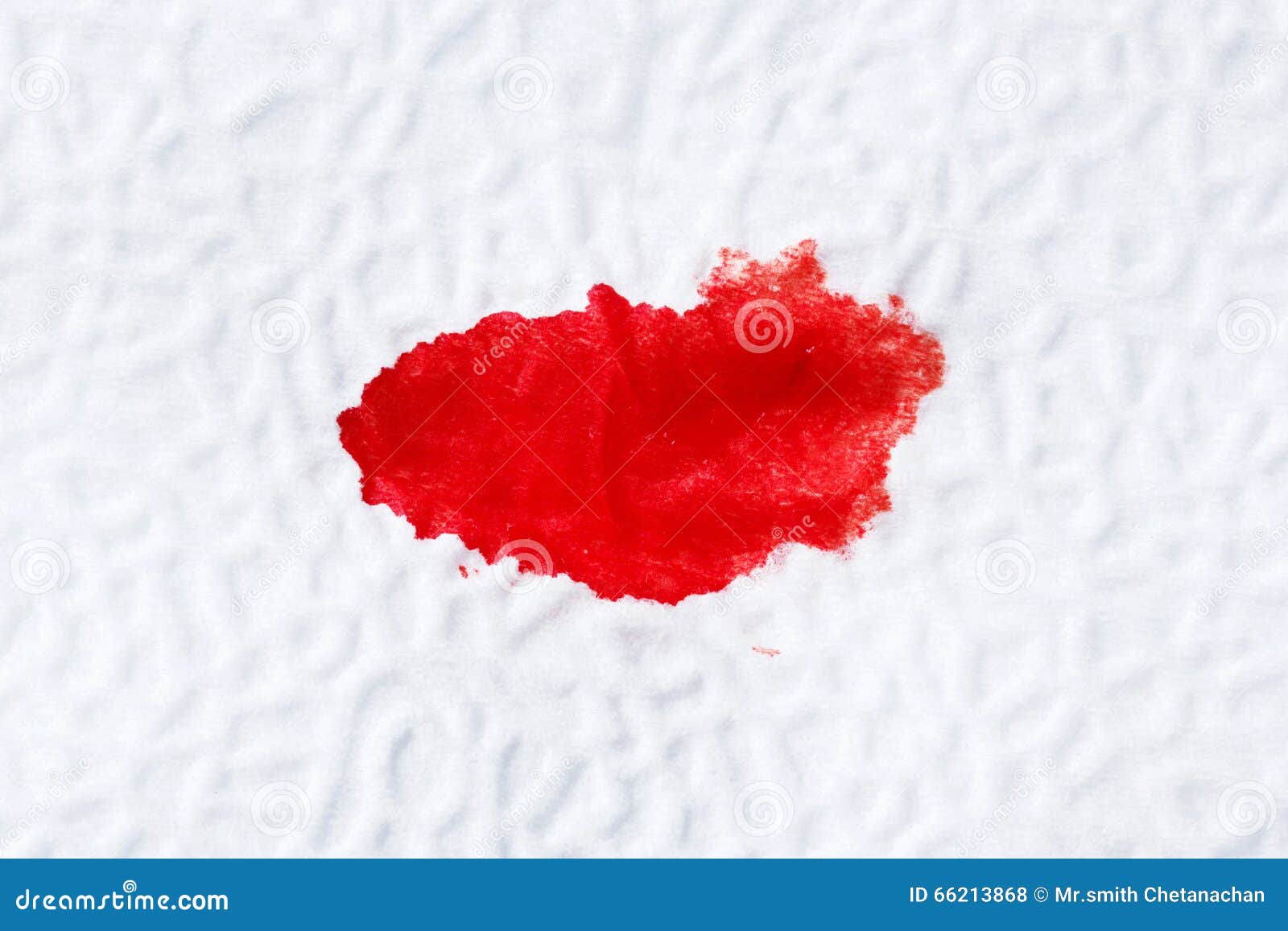 Sangre en el papel seda foto de archivo. Imagen de fondo - 66213868