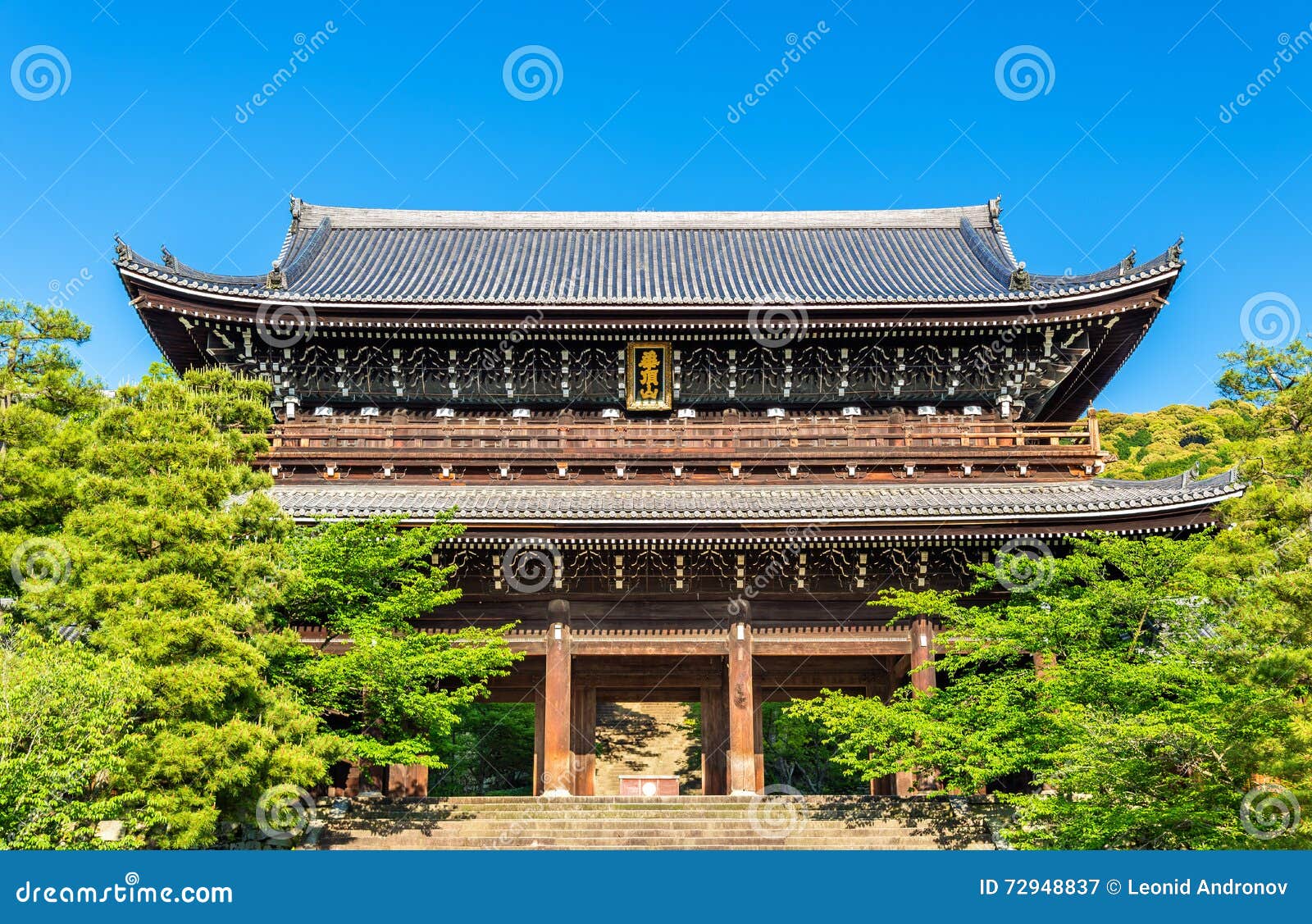 Sanmon Gate Of Zuiryuji Temple In Takaoka. National Treasure Of Stock ...
