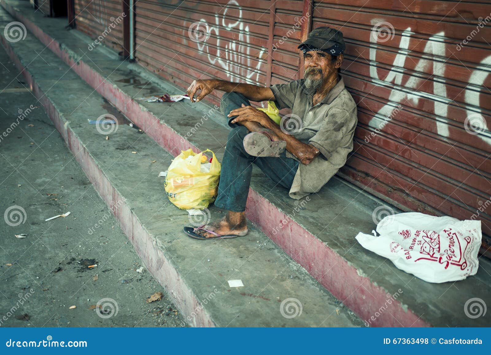 Sans abris à Philippines photo stock éditorial. Image du fermé - 67363498