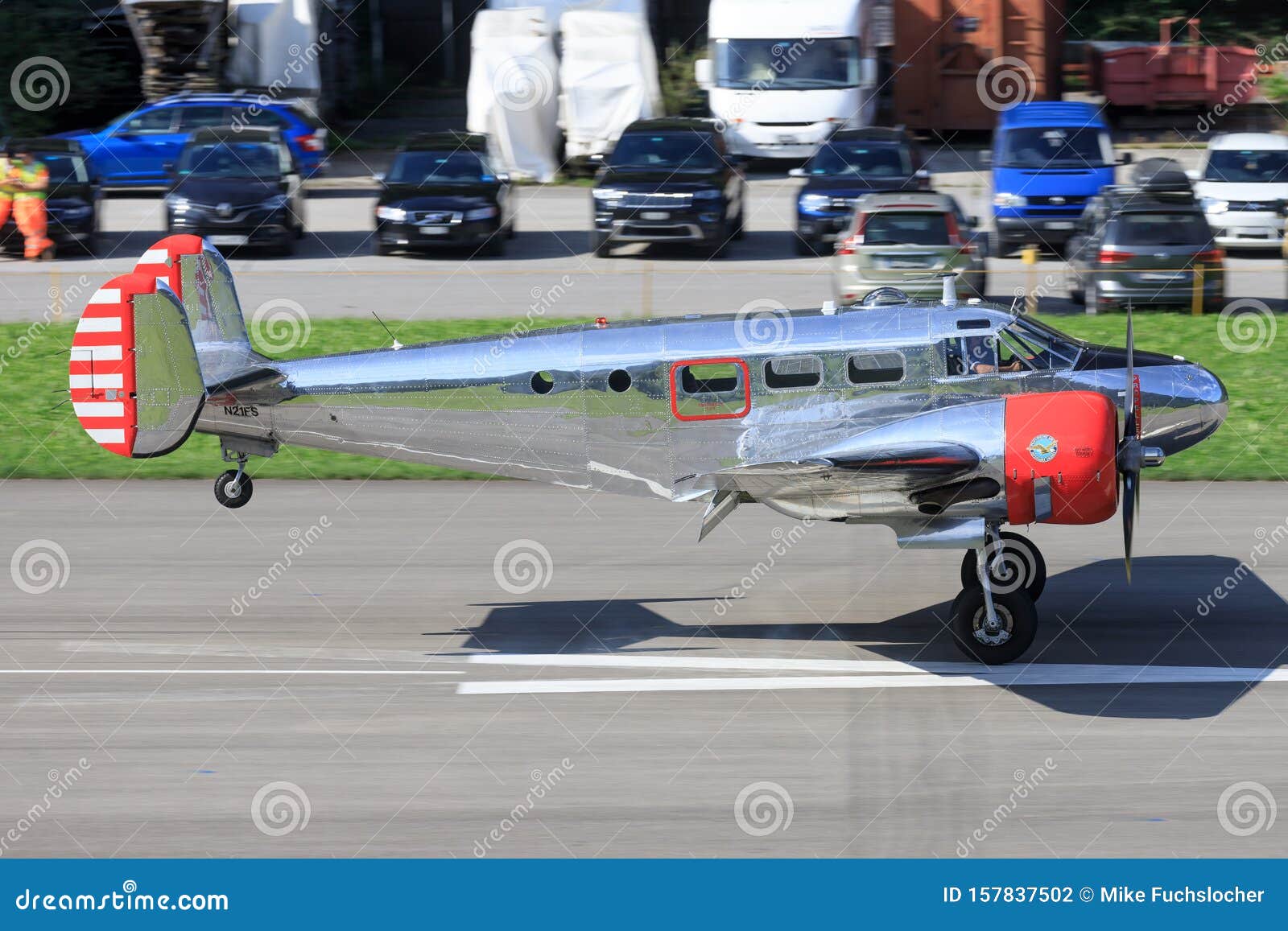 Beechcraft 18 cargo editorial photography. Image of airliner - 157837502