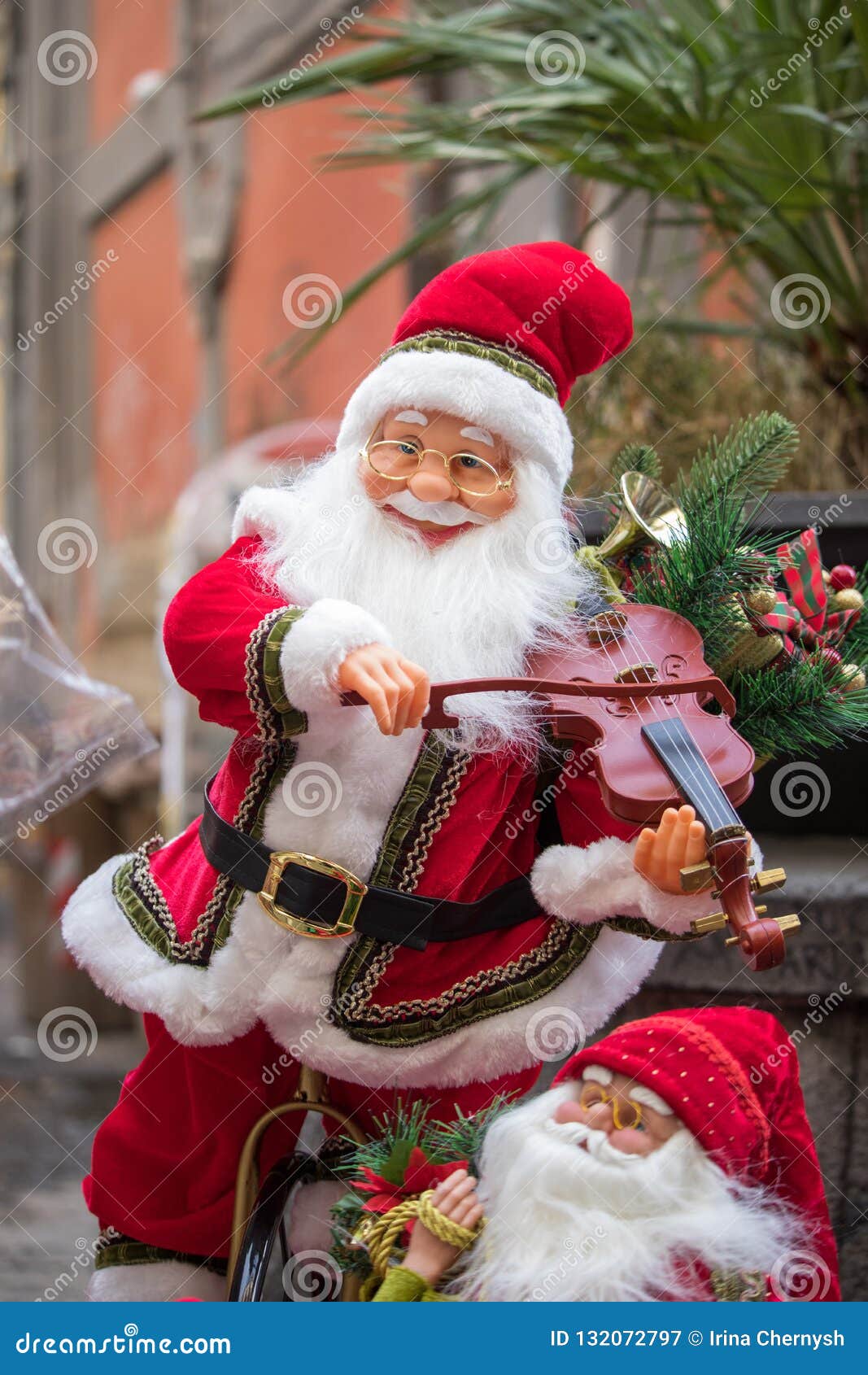 Santa Claus with violin stock image. Image of musician - 132072797