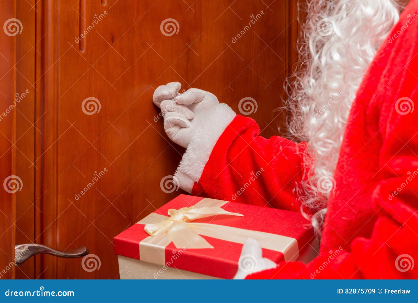 Santa Claus Handing Gift Box and Knocking Door Stock Image - Image of ...