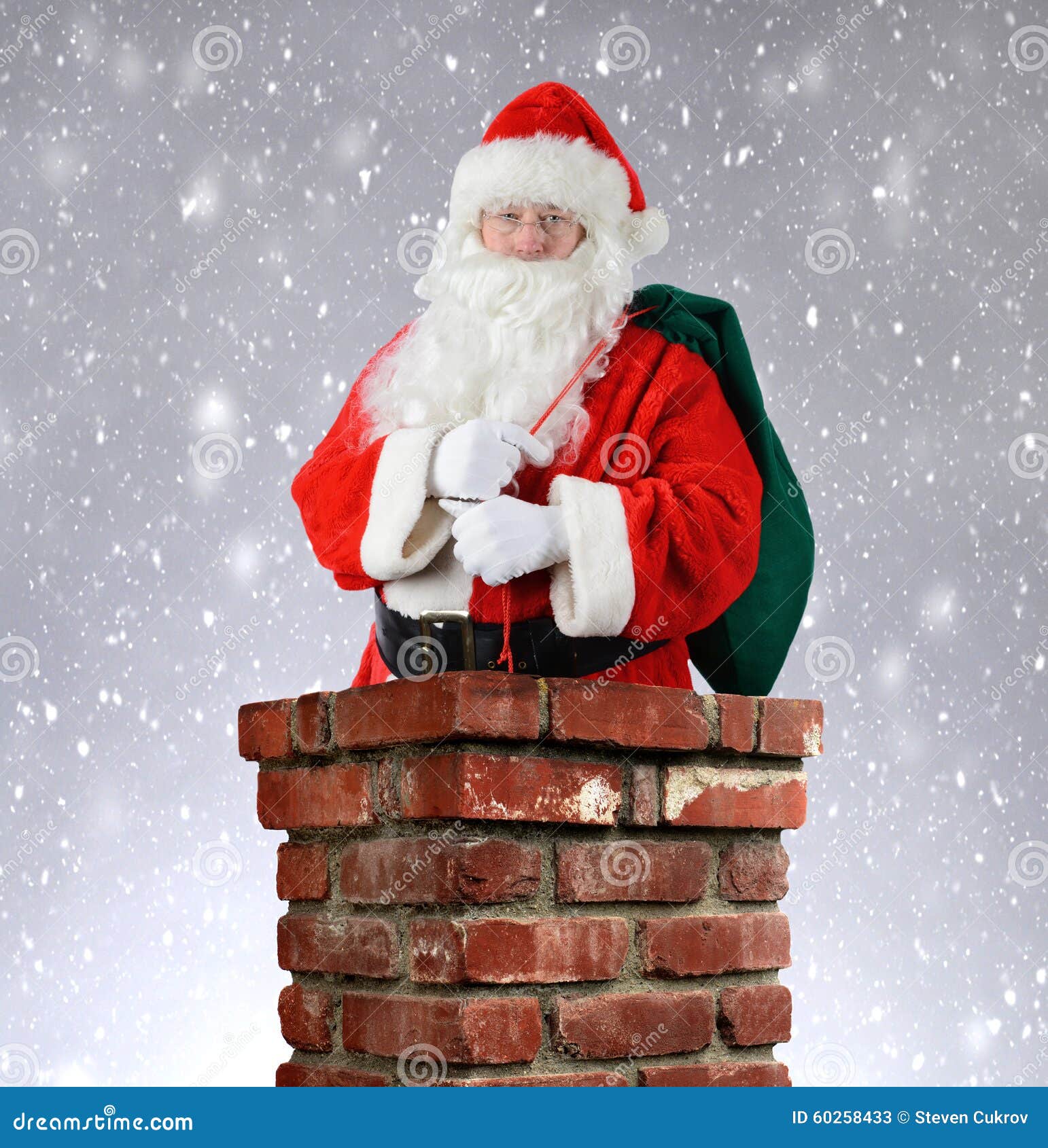 Santa Claus Inside Chimney Snowy Background Imagen de archivo - Imagen ...