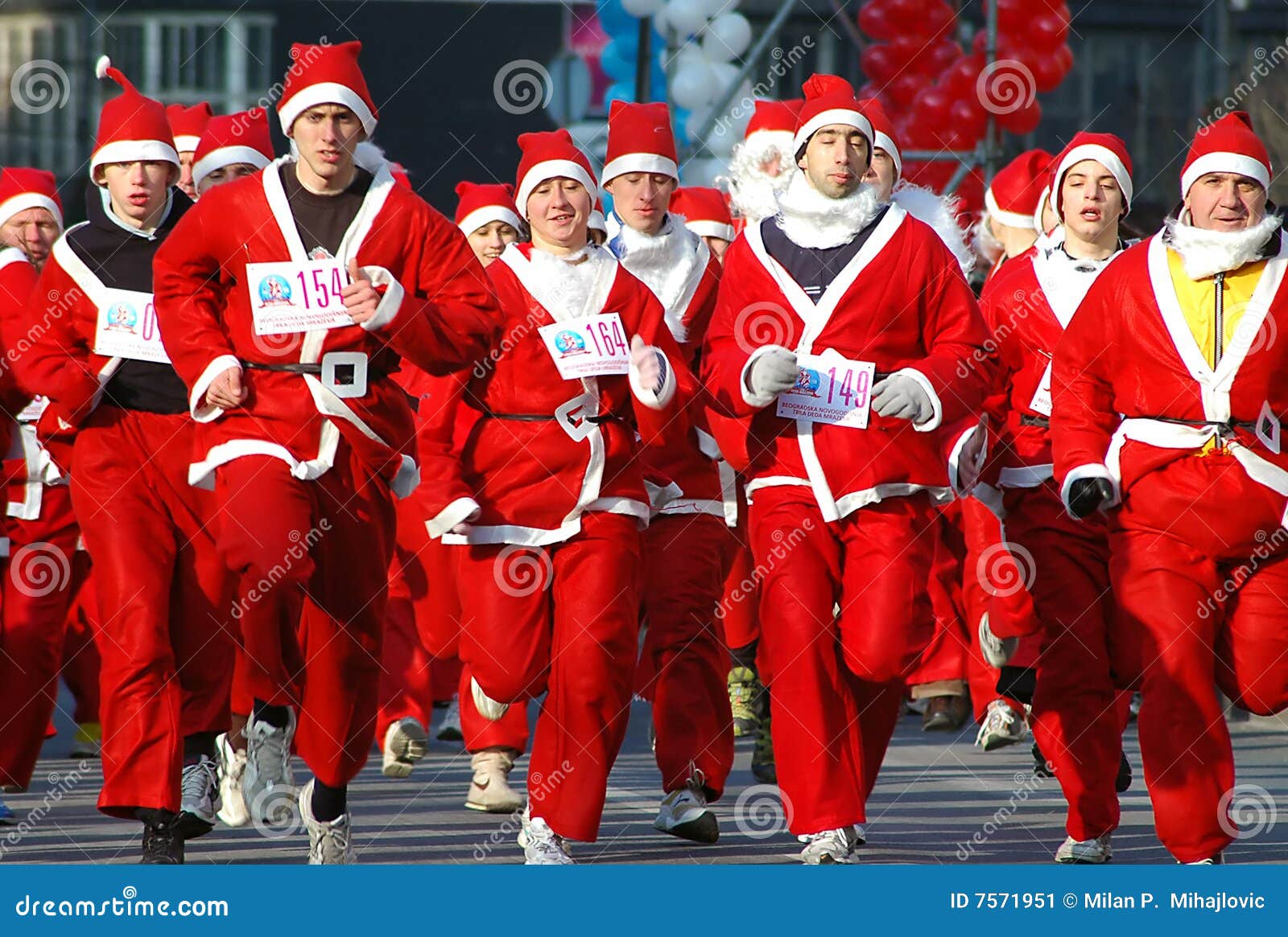 Santa Claus race-1 editorial photo. Image of claus, holiday - 7571951