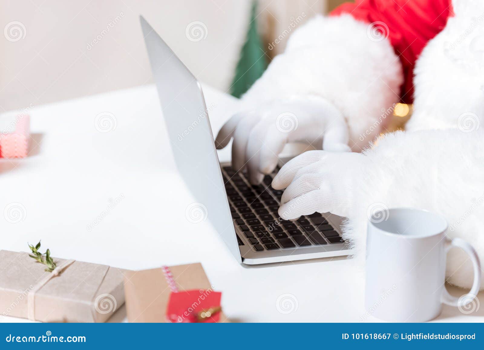 Santa Claus Typing on Laptop Stock Image - Image of laptop, home: 101618667