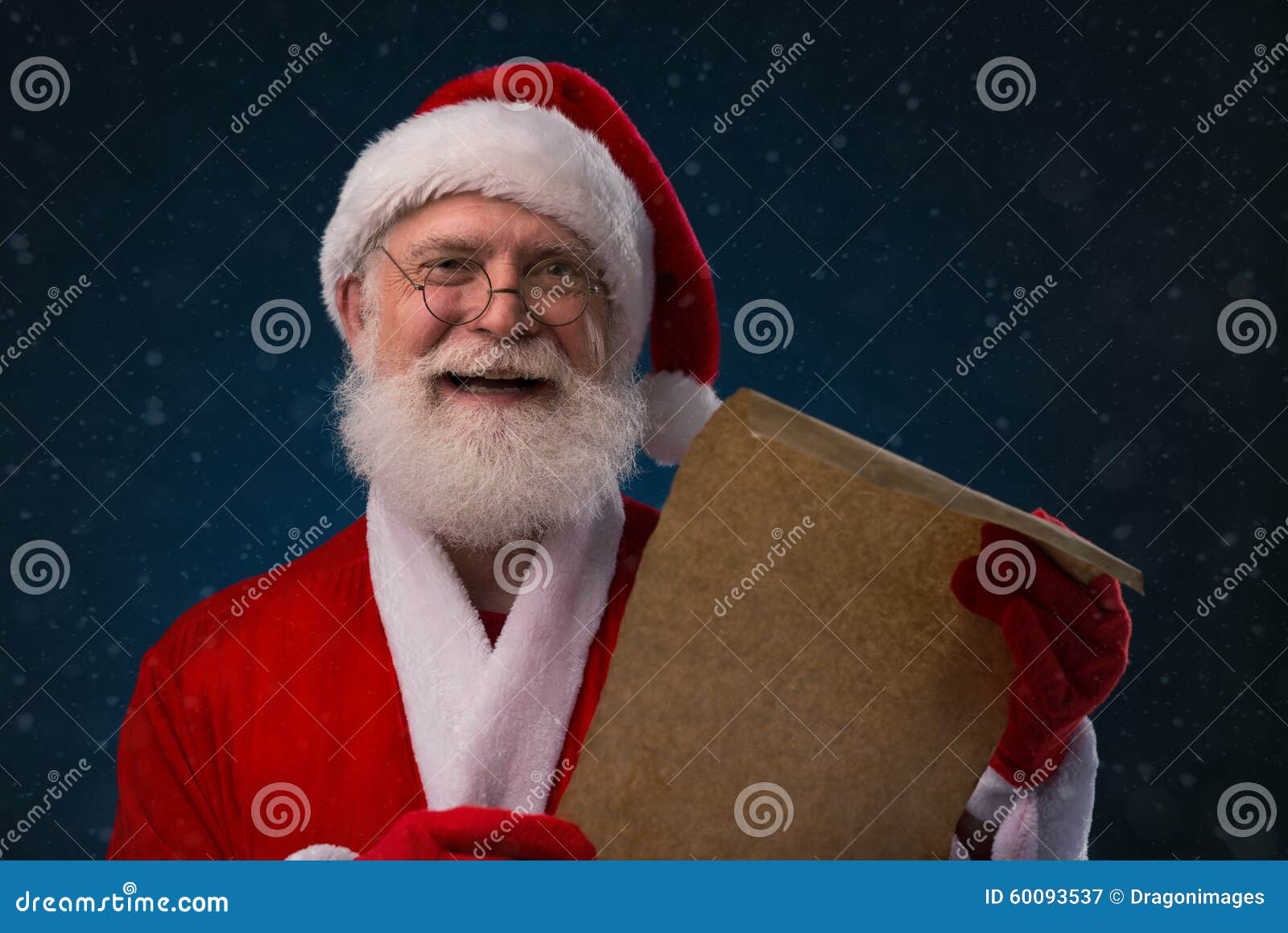 Santa com lista de nomes imagem de stock. Imagem de xmas - 60093537