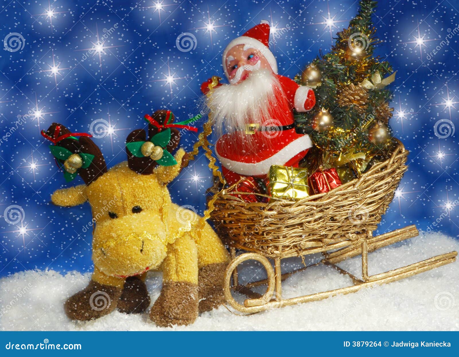 Santa con el reno foto de archivo. Imagen de reno, regalo - 3879264