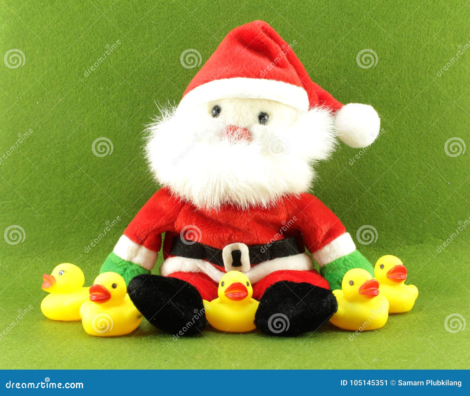 Santa Cross imagen de archivo. Imagen de mayor, casquillo - 105145351