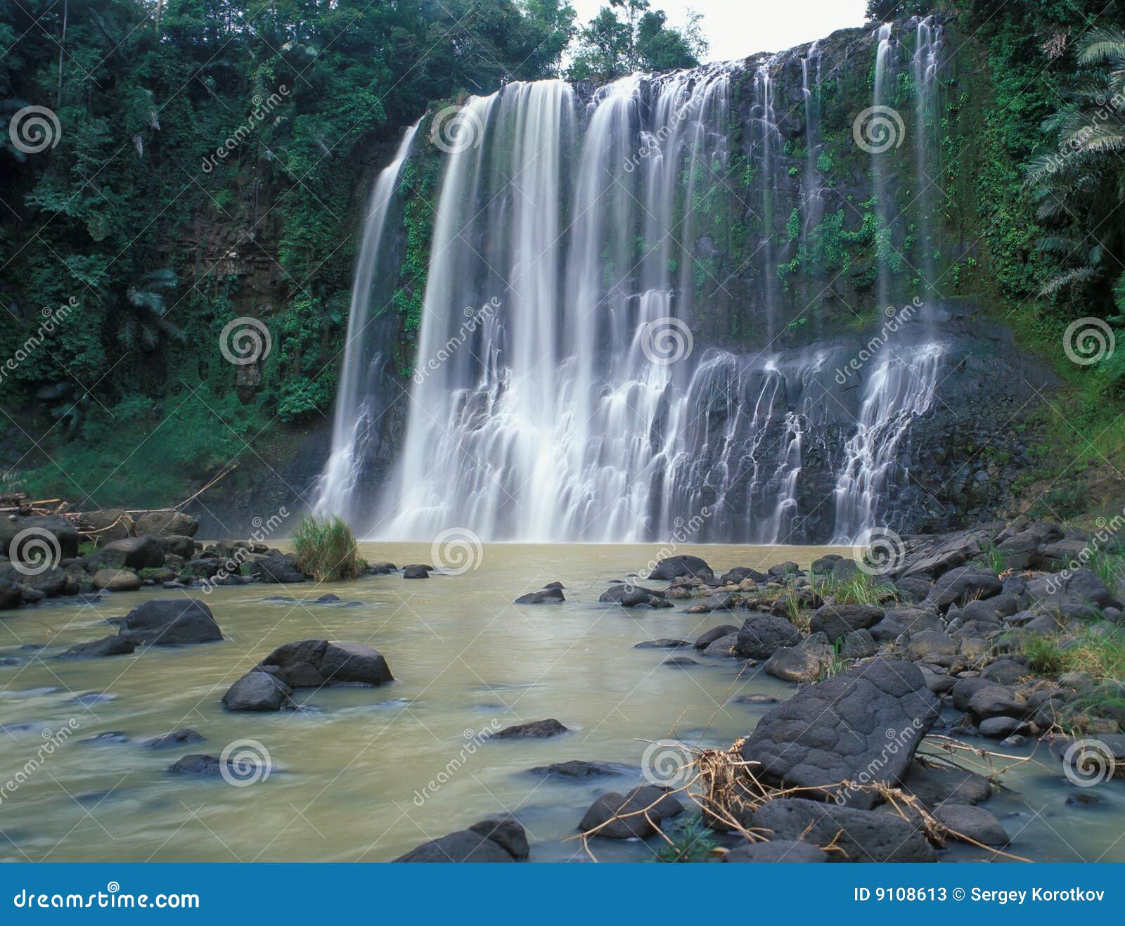 Santa Cruz falls stock image. Image of buddhism, jungle - 9108613