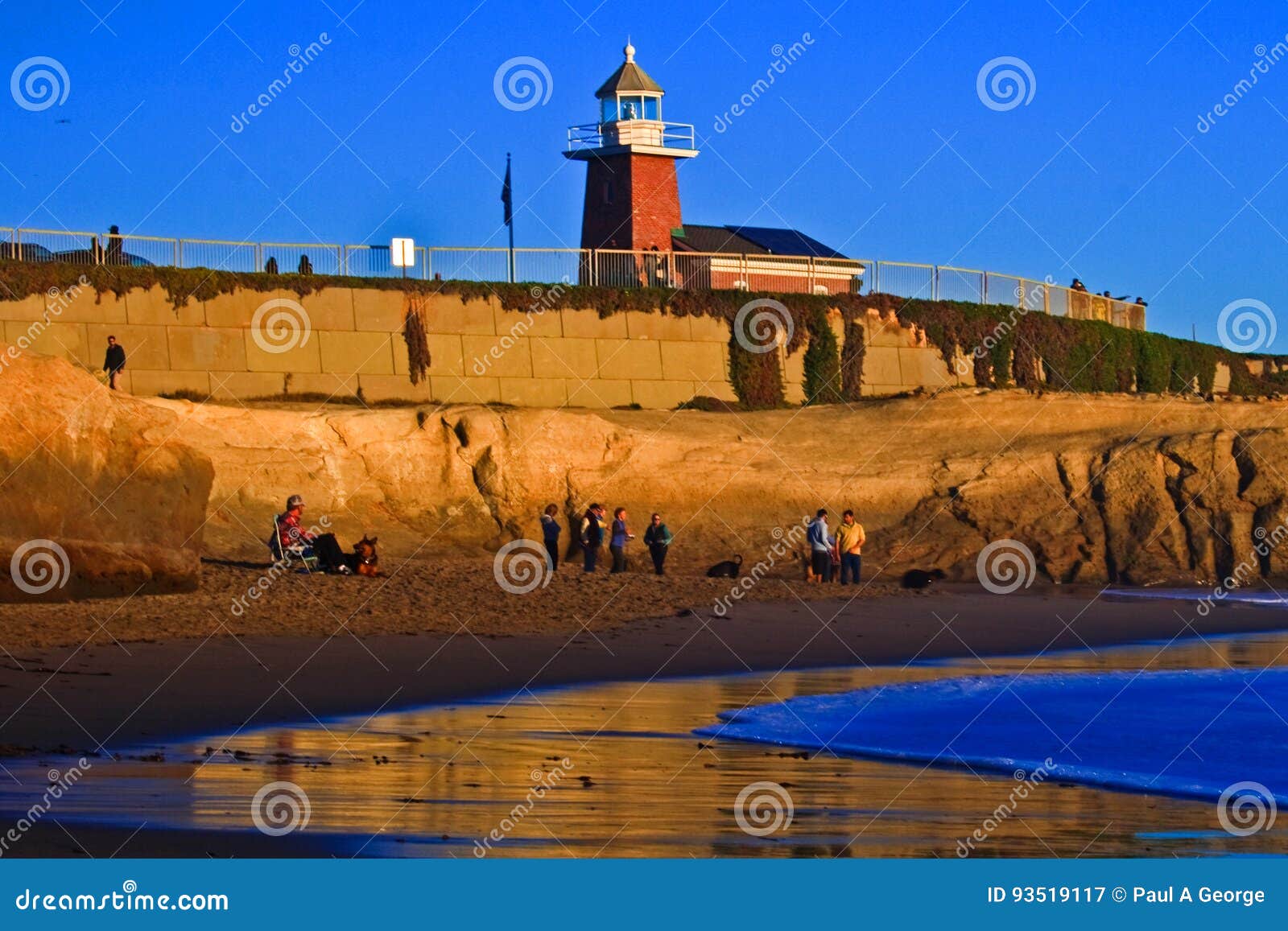 Santa Cruz Lighthouse editorial photography. Image of coast - 93519117