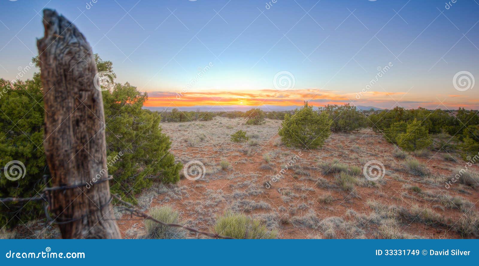 Santa Fe Sunset image stock. Image du ciel, brun, orange - 33331749