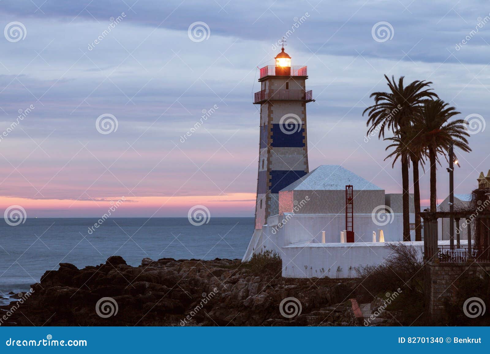 Santa Marta Lighthouse in Cascais Stock Foto - Image of kust, buiten ...