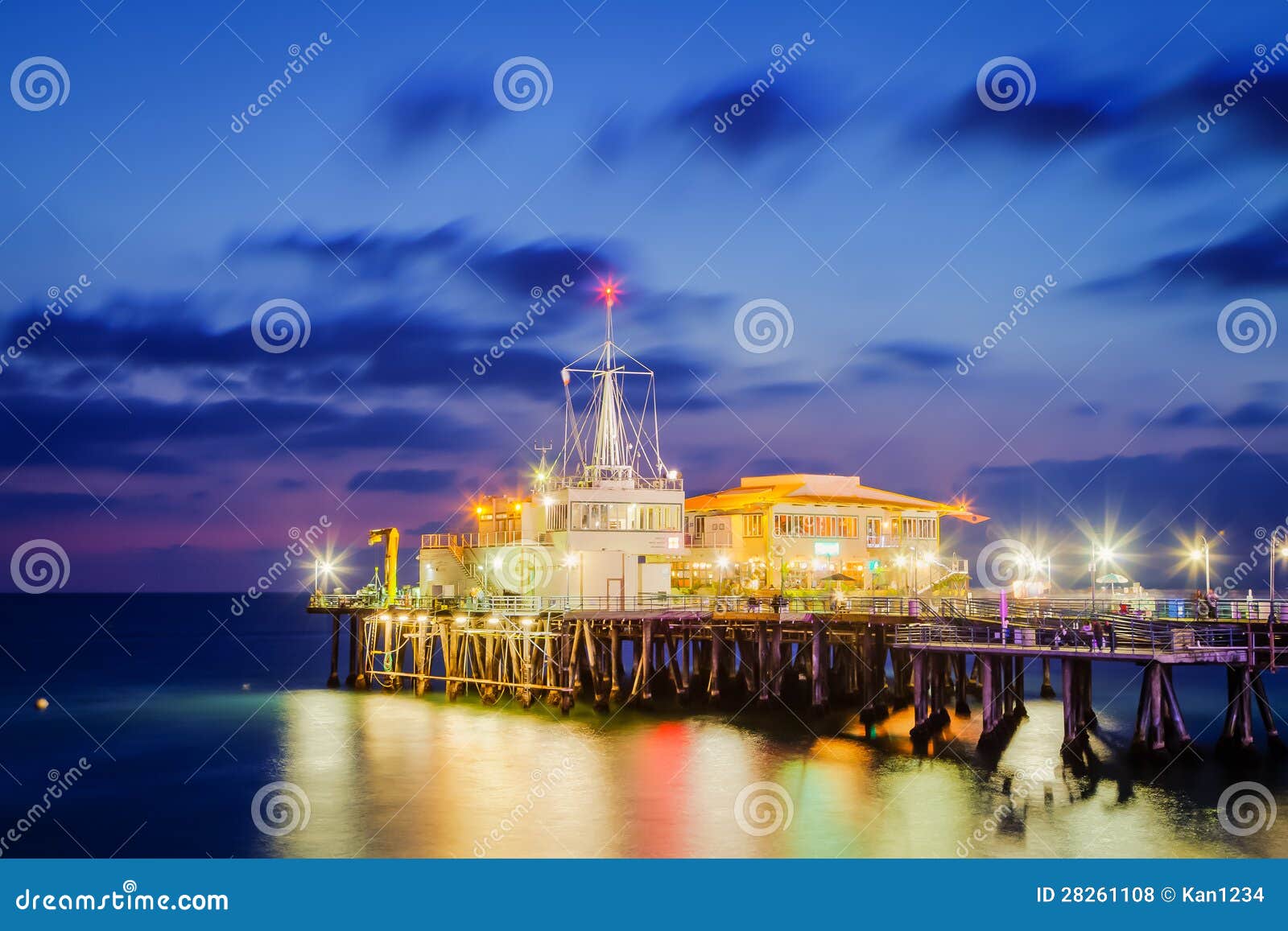 Santa Monicar pier at dusk editorial stock photo. Image of silhouetted ...