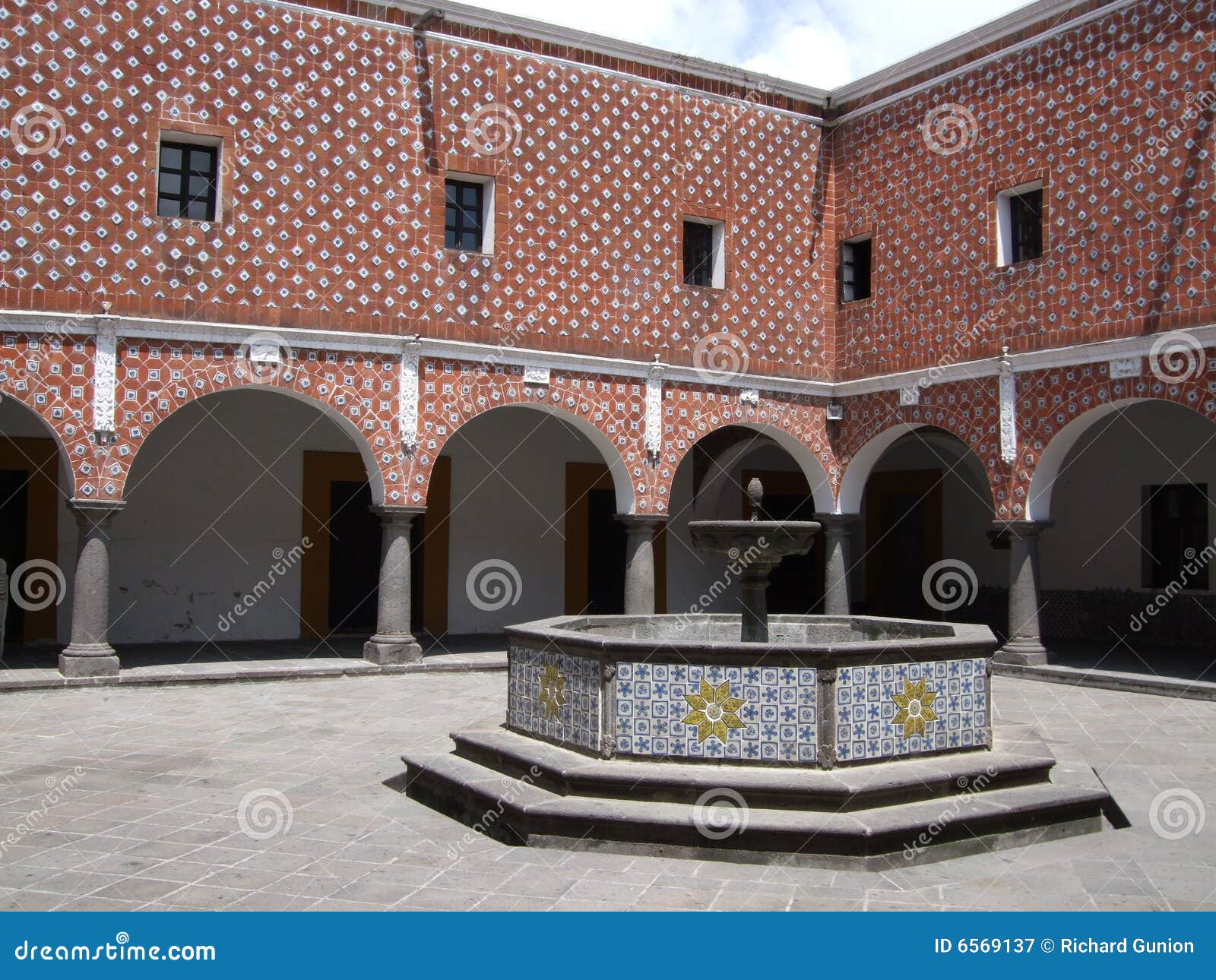 Santa Rosa Convent Courtyard Stock Image - Image of religion, convent ...