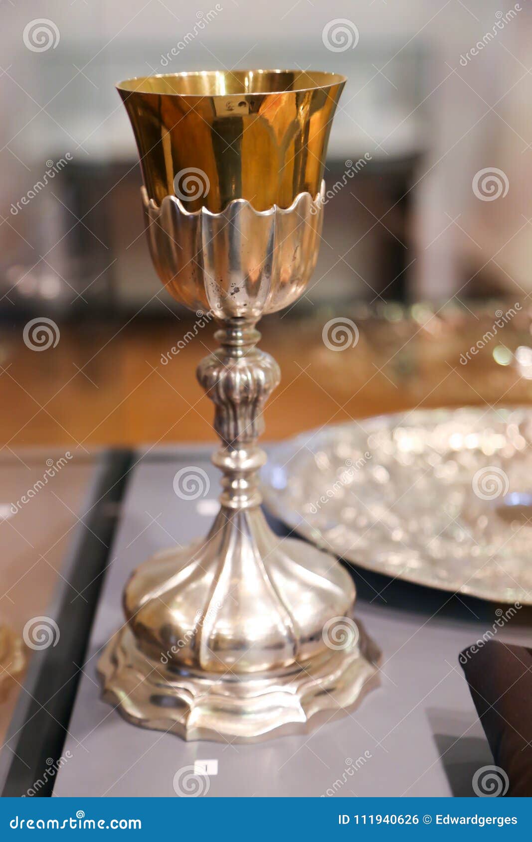 Santo Graal foto de stock. Imagem de metal, antiguidade - 111940626