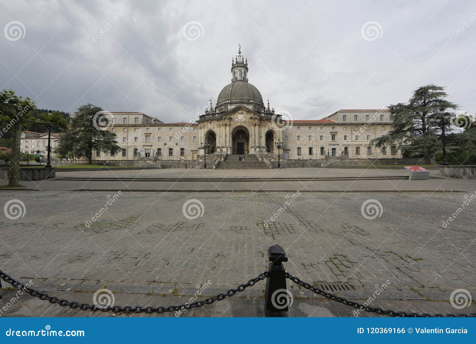 Santuario de Loiola foto de archivo. Imagen de barroco - 120369166