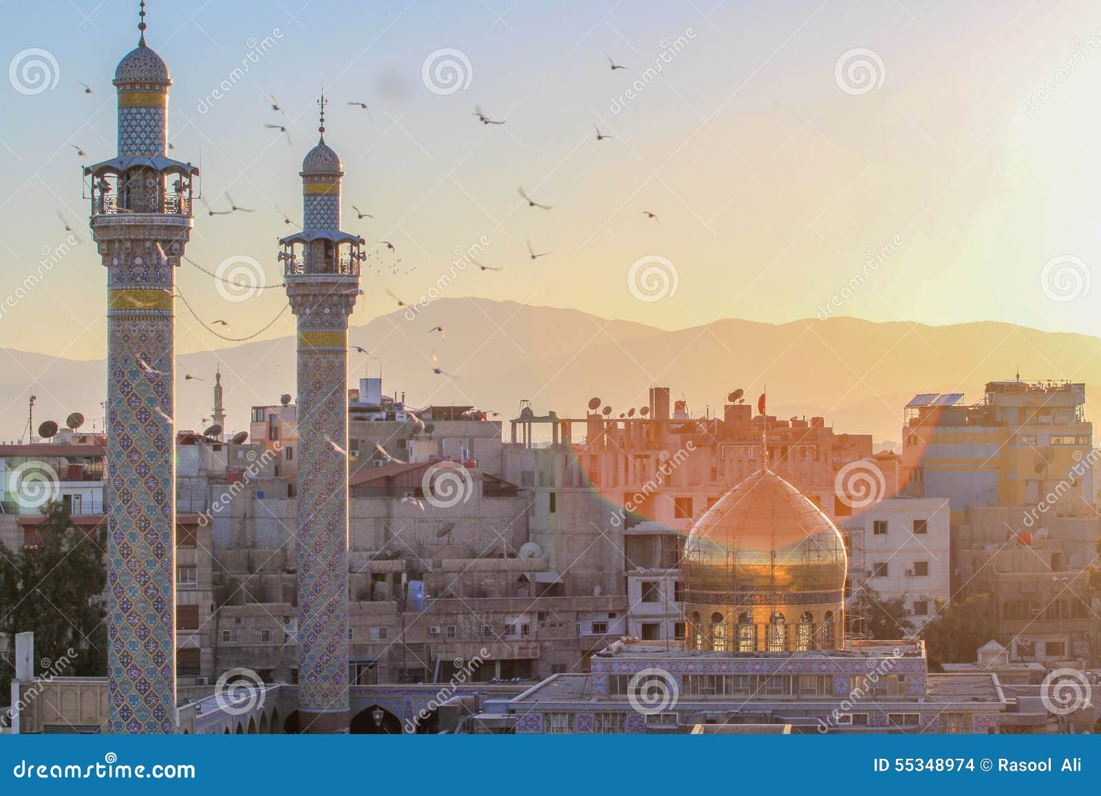 Santuario Di Sayeda Zeinab in Siria Fotografia Stock - Immagine di ...