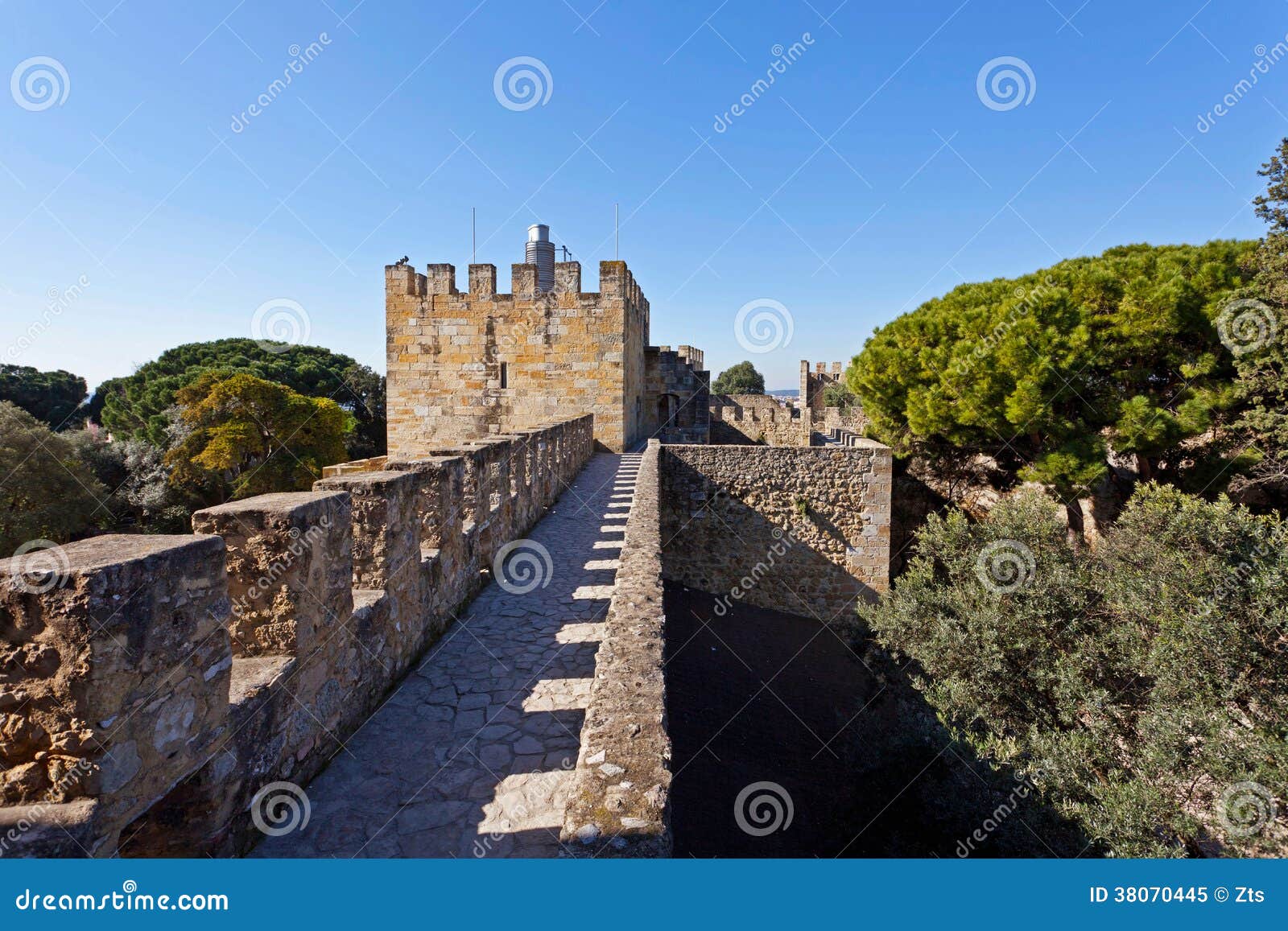 Sao Jorge Castle Lisbon St. George Stock Image - Image of medieval ...