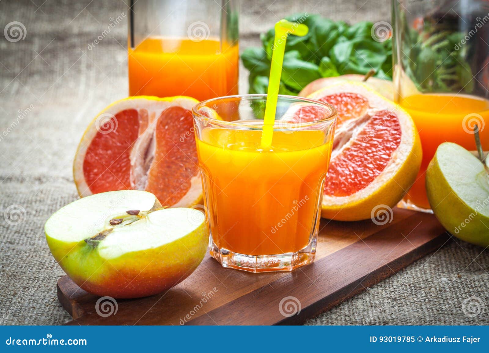 Sap Van Appelen En Rode Grapefruit Stock Afbeelding - Image of rood ...