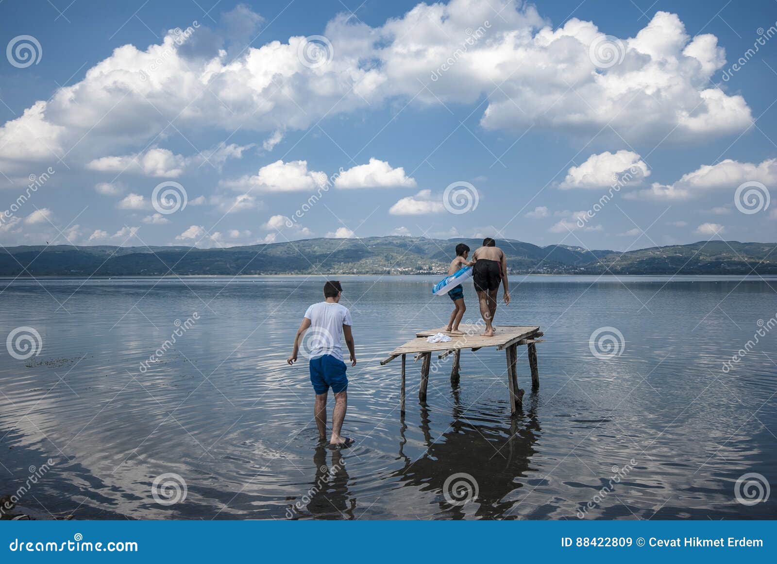 Sapanca Lake editorial stock image. Image of plant, city - 88422809