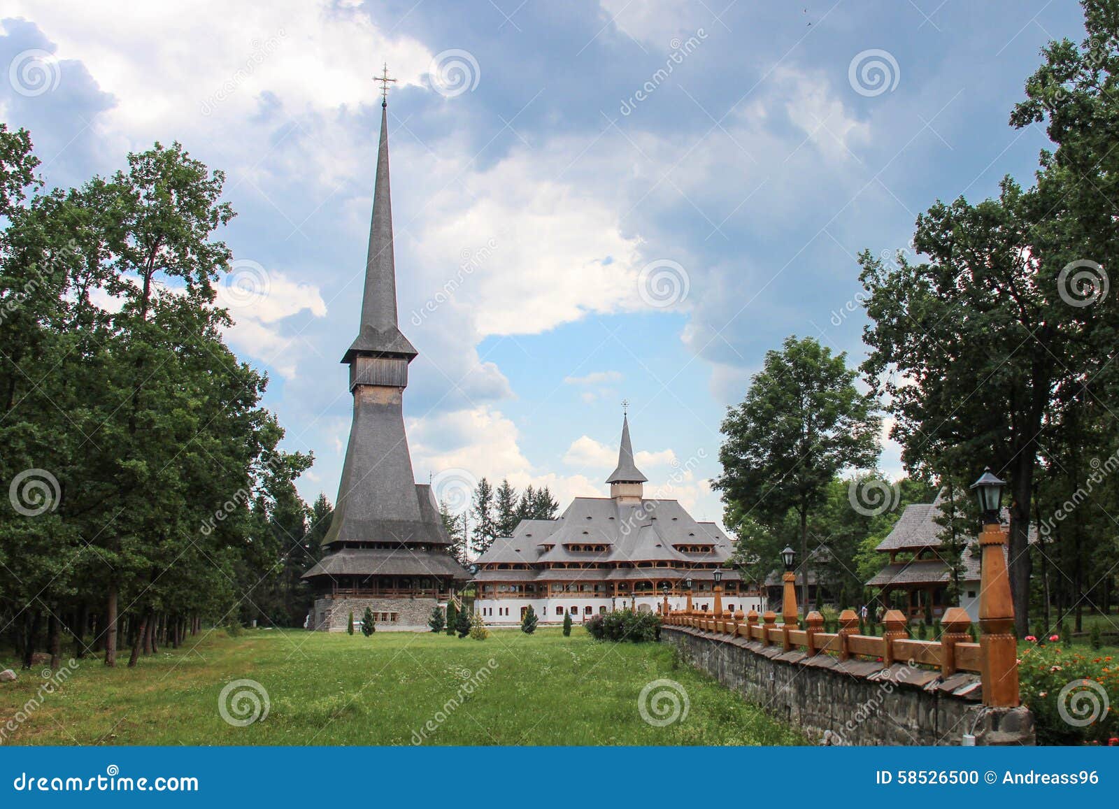 Sapanta Peri Monastery, Maramures Foto de archivo - Imagen de ...