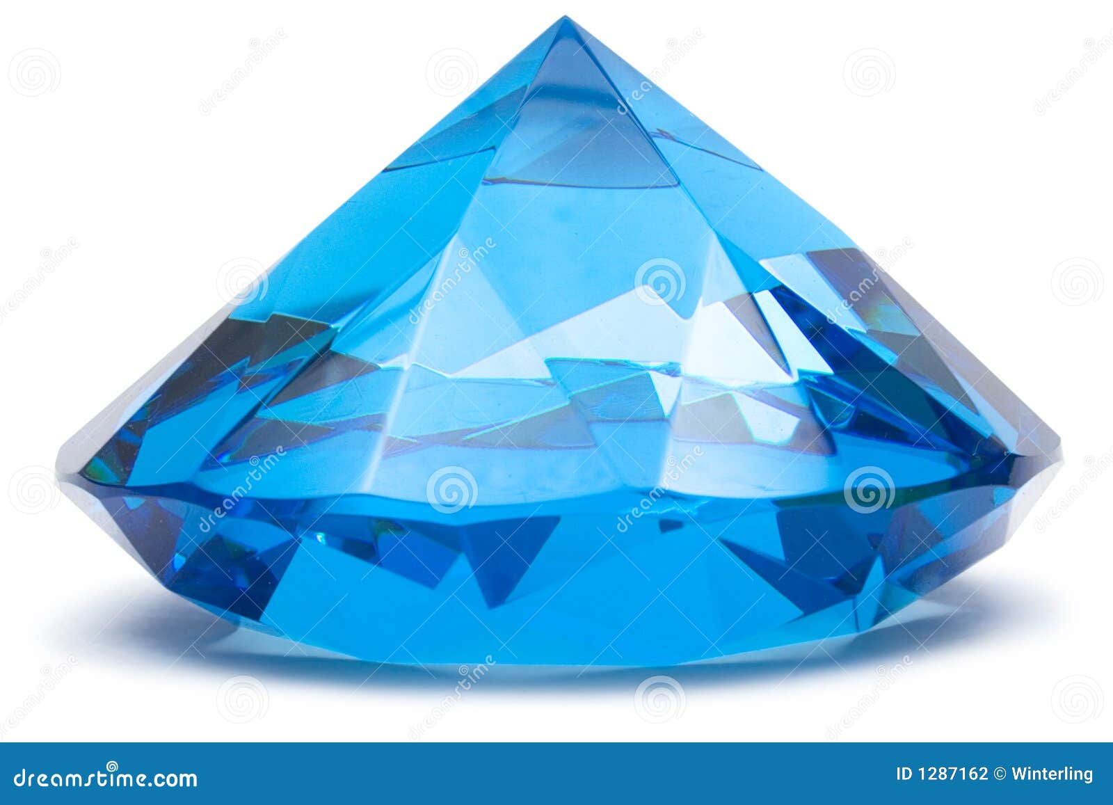 Saphir brillant photo stock. Image du coupure, clair, beau - 1287162