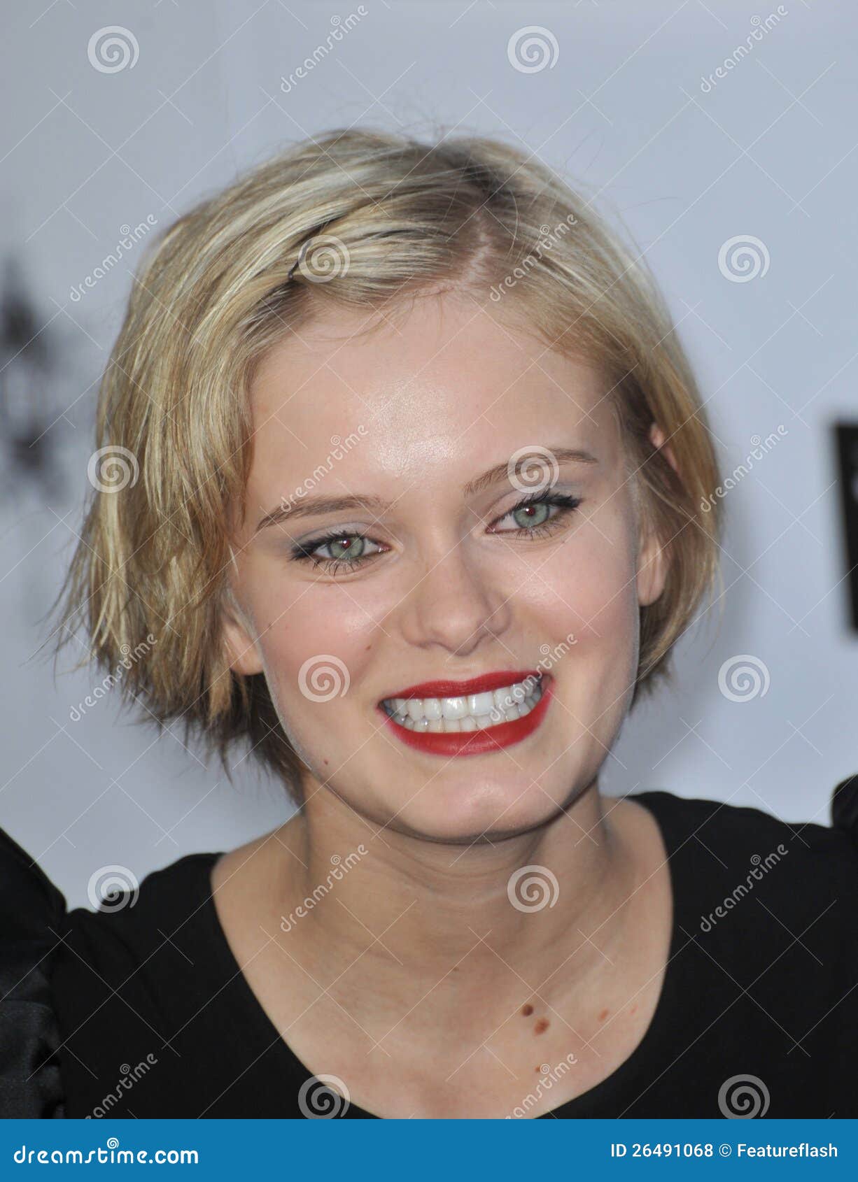 Sara Paxton editorial stock photo. Image of hollywood - 26491068