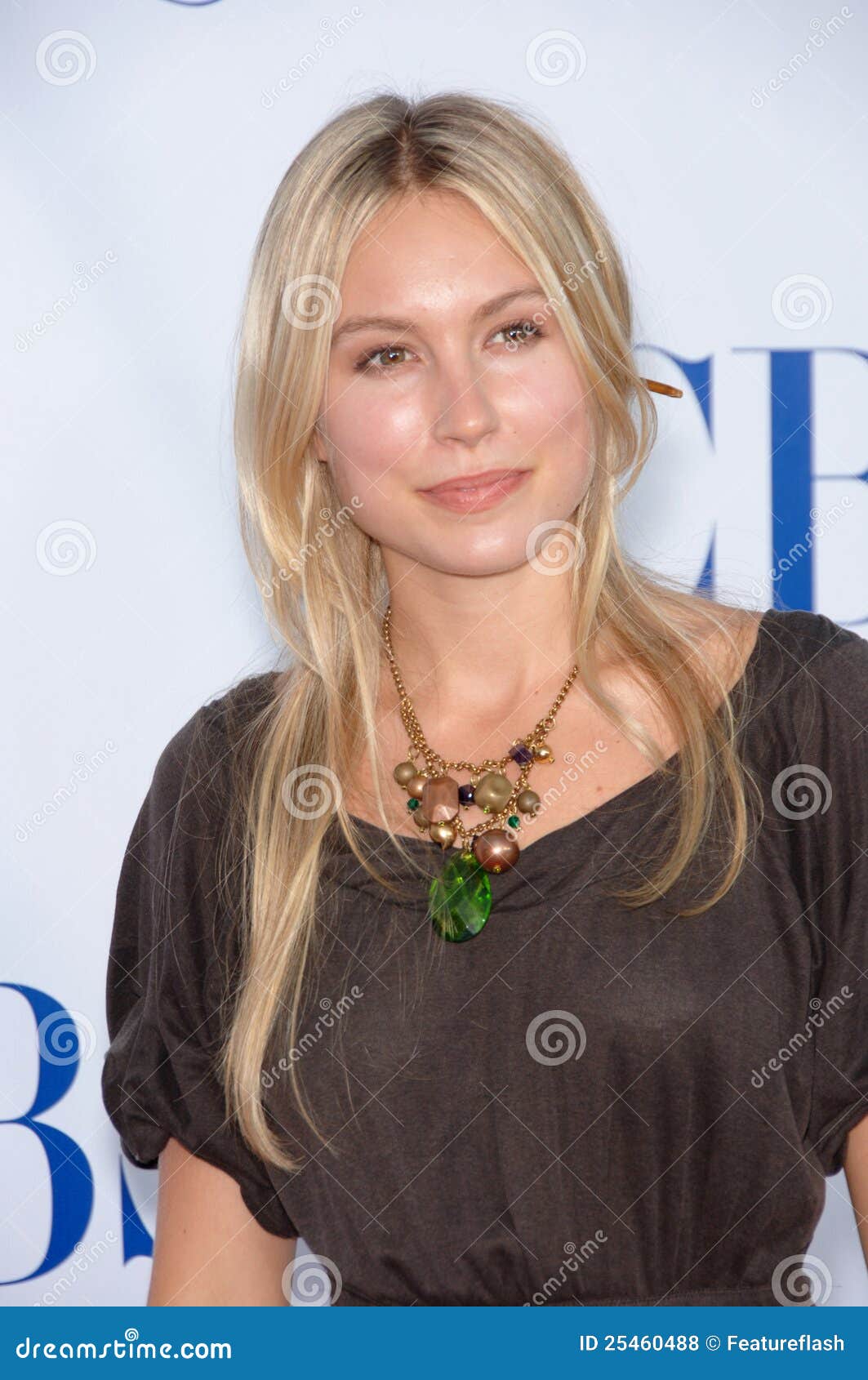 Sarah Carter editorial stock photo. Image of star, tour - 25460488