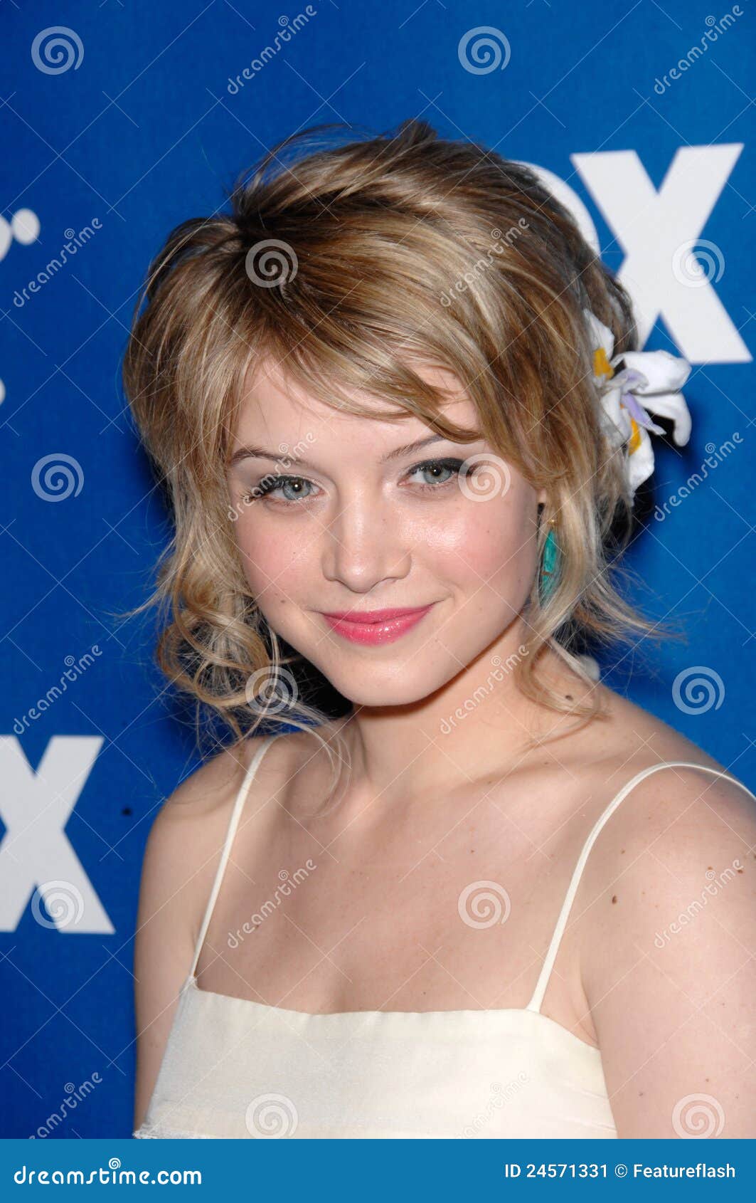 Sarah Jones's Instagram, Twitter & Facebook on IDCrawl