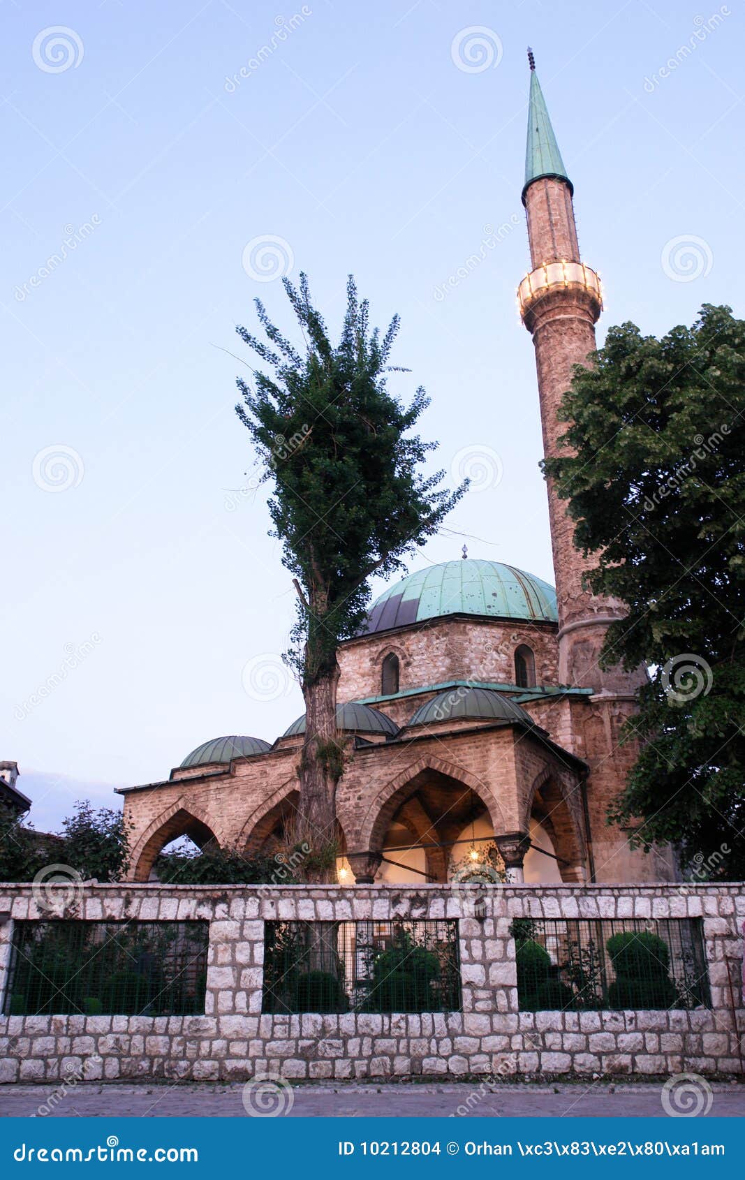 Sarajevo - Bascarsija stockfoto. Bild von brunnen, denkmal - 10212804
