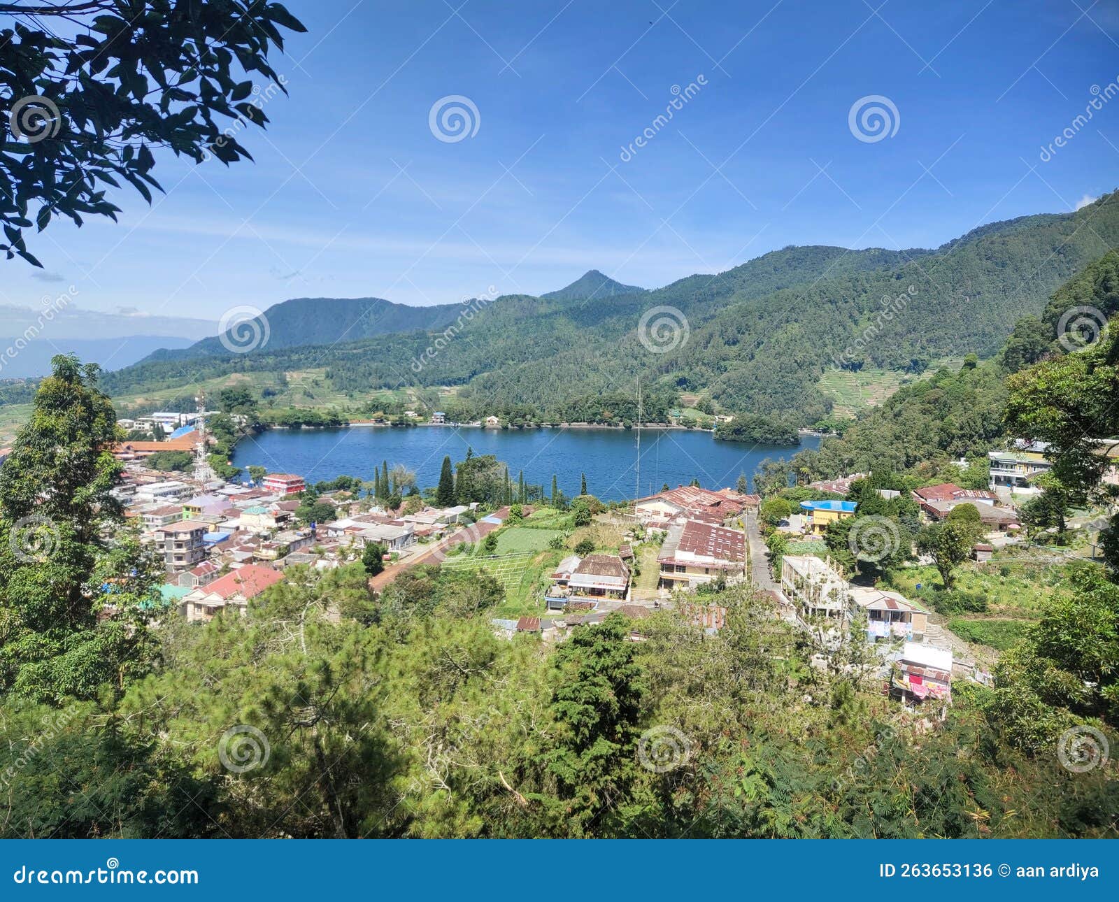 In sarangan lake stock photo. Image of coast, reservoir - 263653136