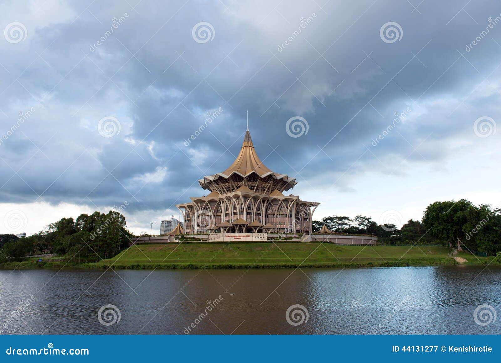 Sarawak State Assembly Building Editorial Photography - Image of ...
