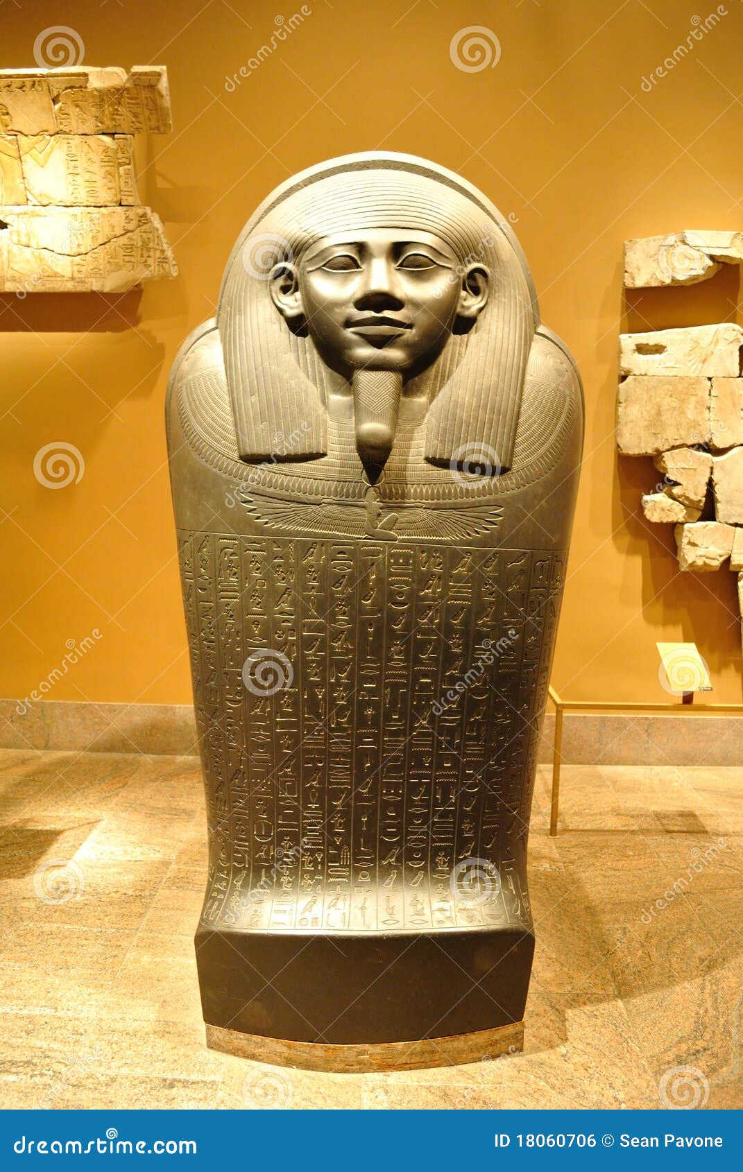 Sarcofago egiziano antico fotografia editoriale. Immagine di mummia ...