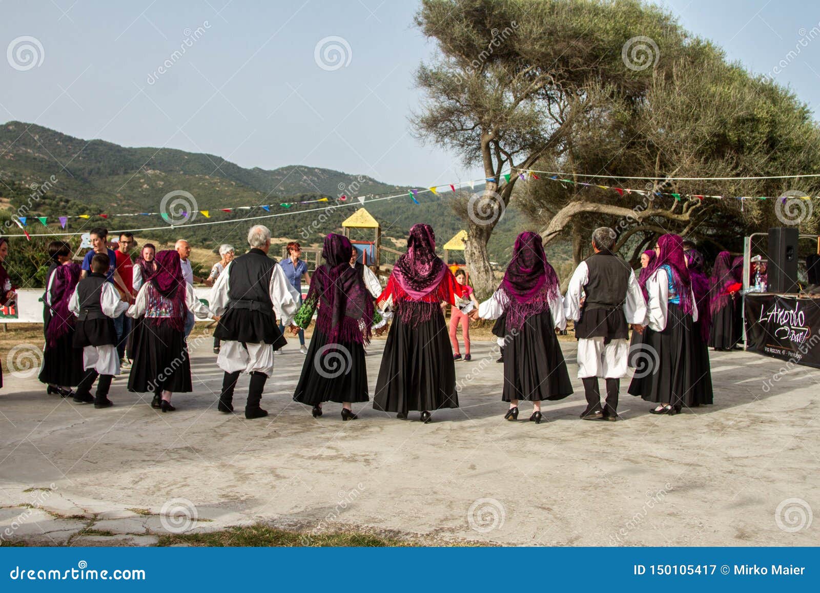 Sardinian Group Dance with Typical Clothes and Folklore Editorial ...