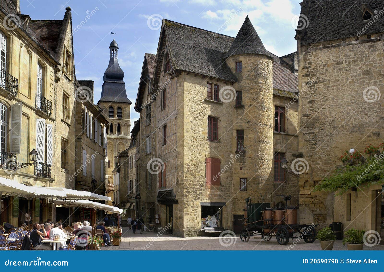 Sarlat - Dordogne - France editorial image. Image of french - 20590790