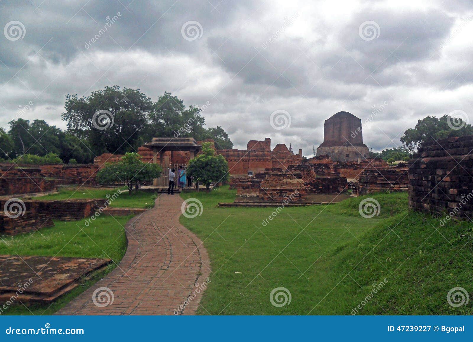 SARNATH photographie éditorial. Image du inde, bouddhisme - 47239227
