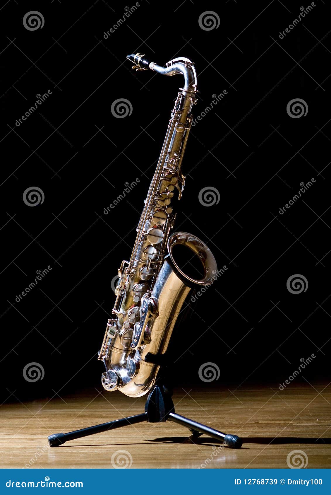 Sassofono immagine stock. Immagine di strumento, jazz - 12768739