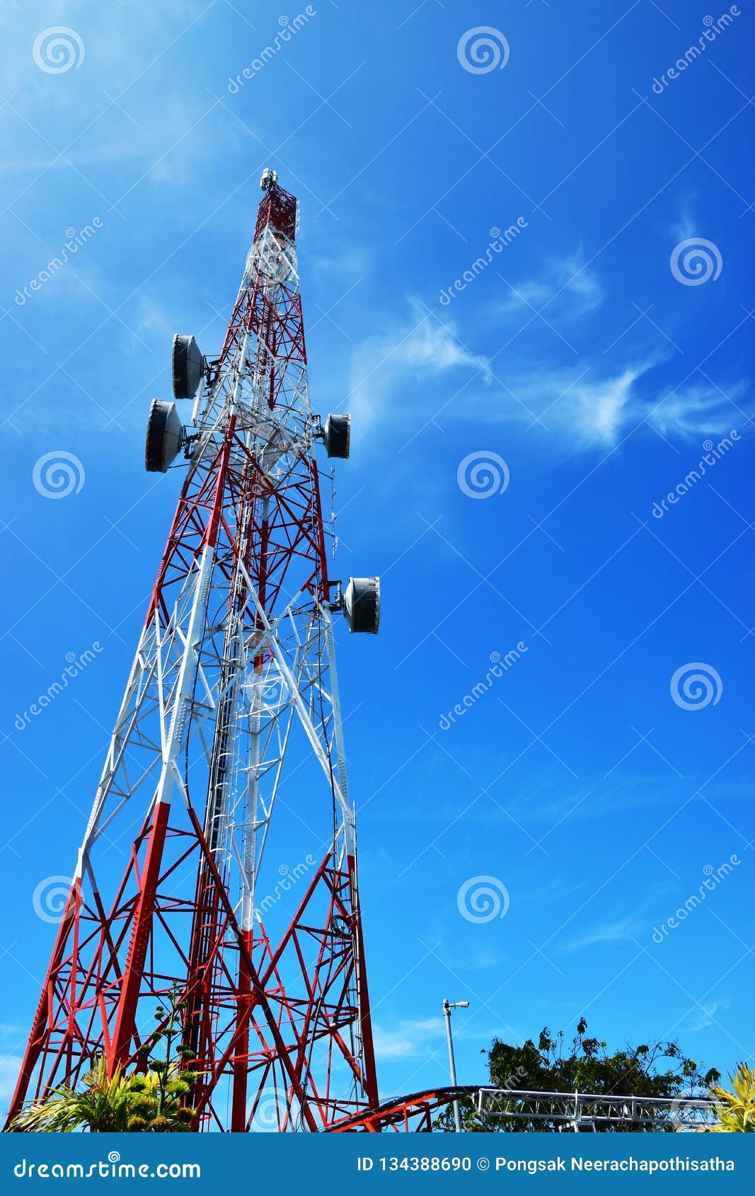 Satellite Antennas for Wireless Broadcasting Communication Tower Stock ...