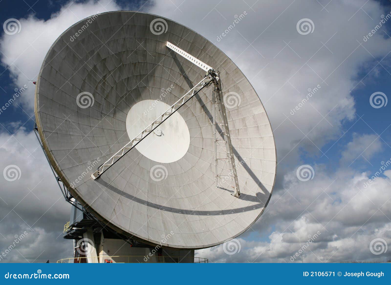 Satellite Dish stock image. Image of observatory, interplanetary - 2106571