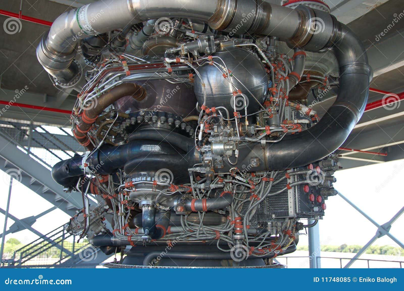 Saturn V â€“ Engine editorial image. Image of rocket - 11748085