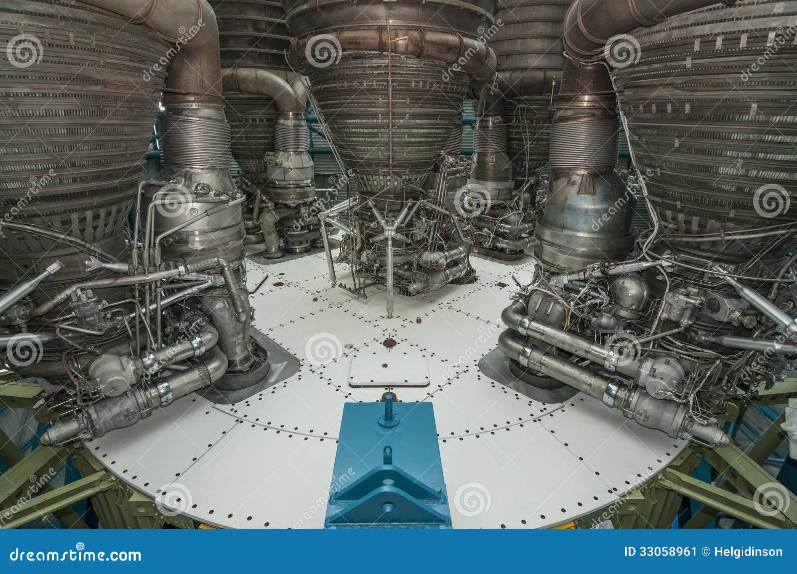 Saturn V Engine editorial photo. Image of technology - 33058961